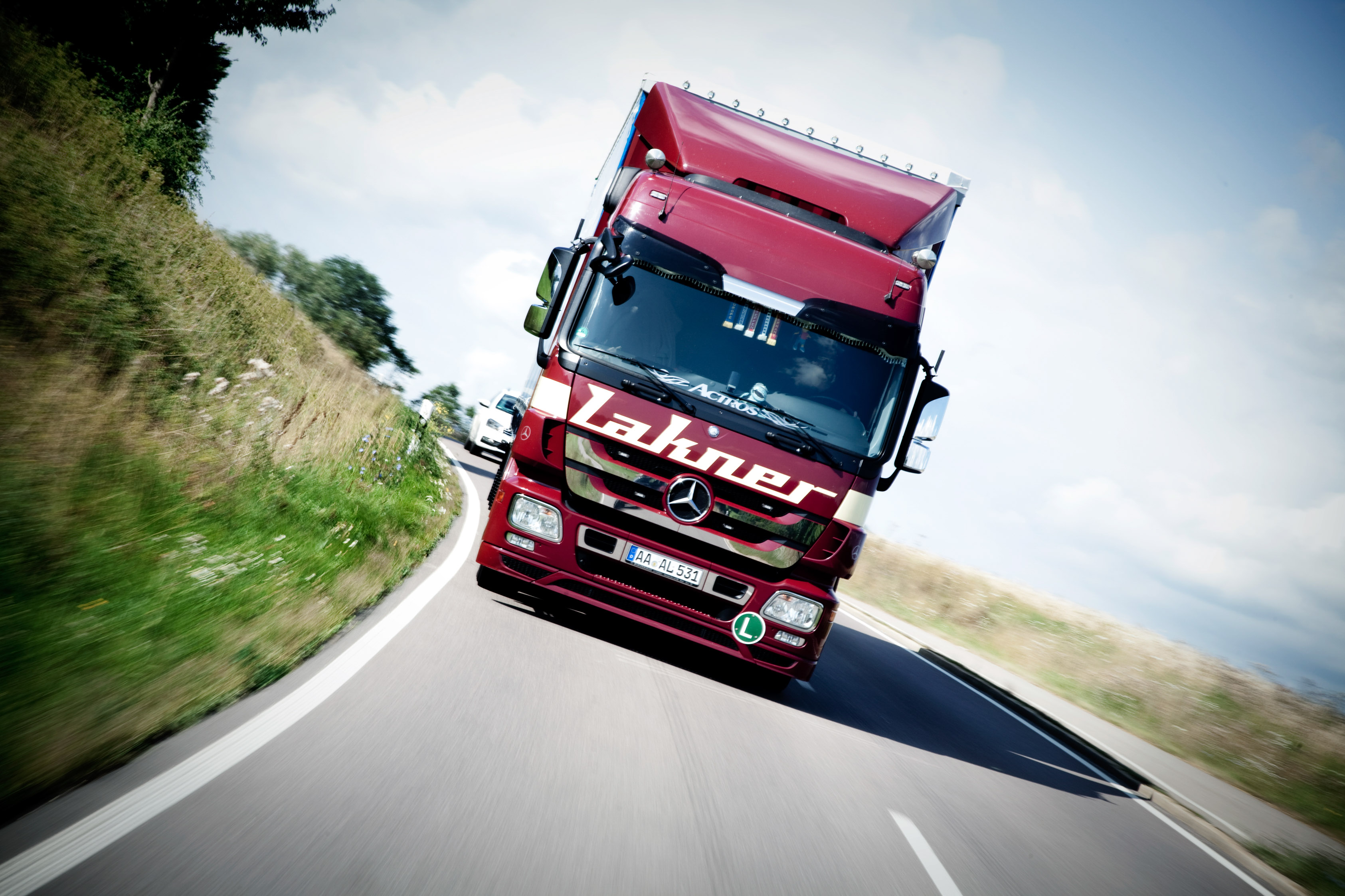 Spedition Lakner stattet 35 Lkw mit ELVIS-Fahrer-App habbl aus, ELVIS ...