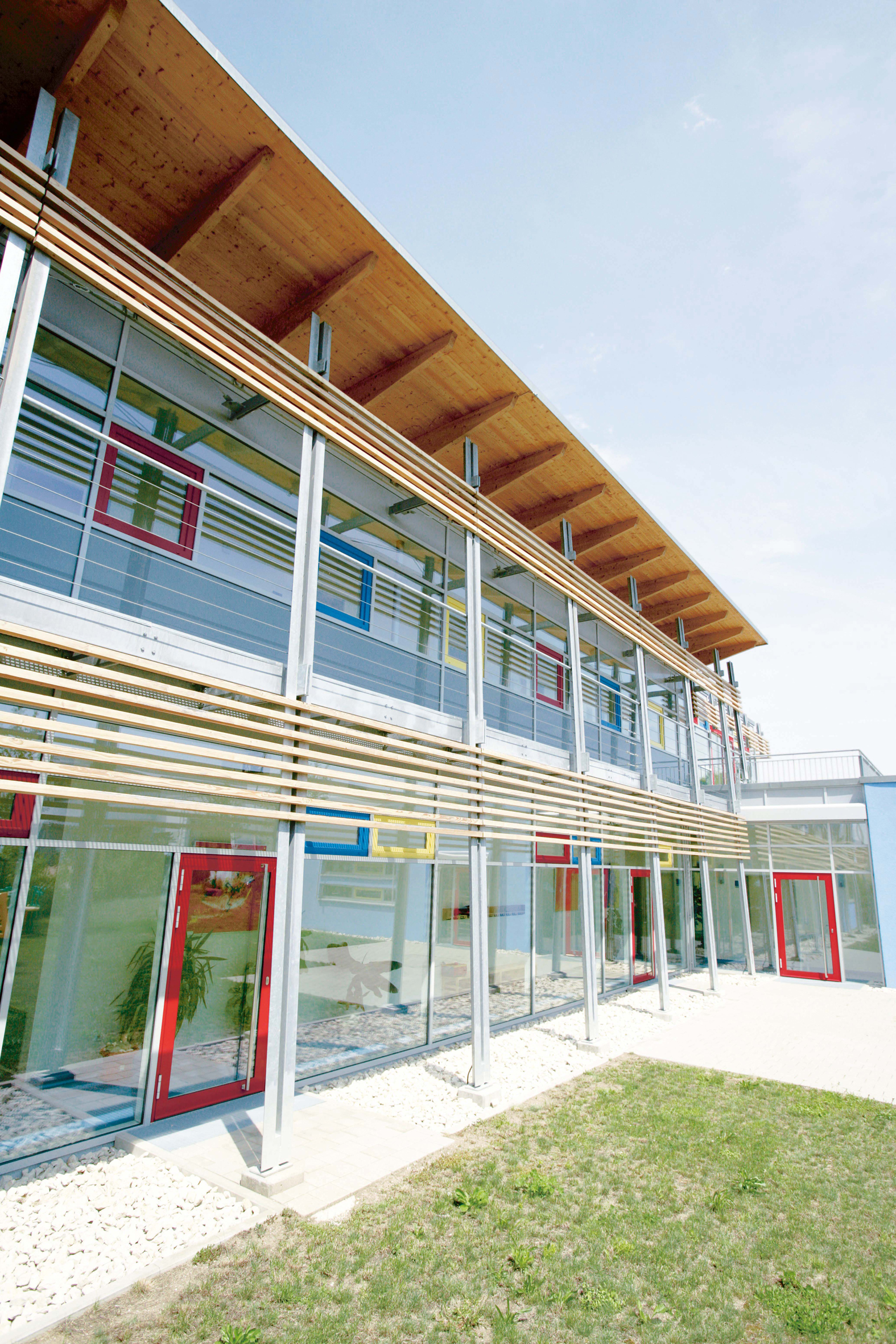 The REHAU window range is full of color!, REHAU AG + Co, Story - PresseBox