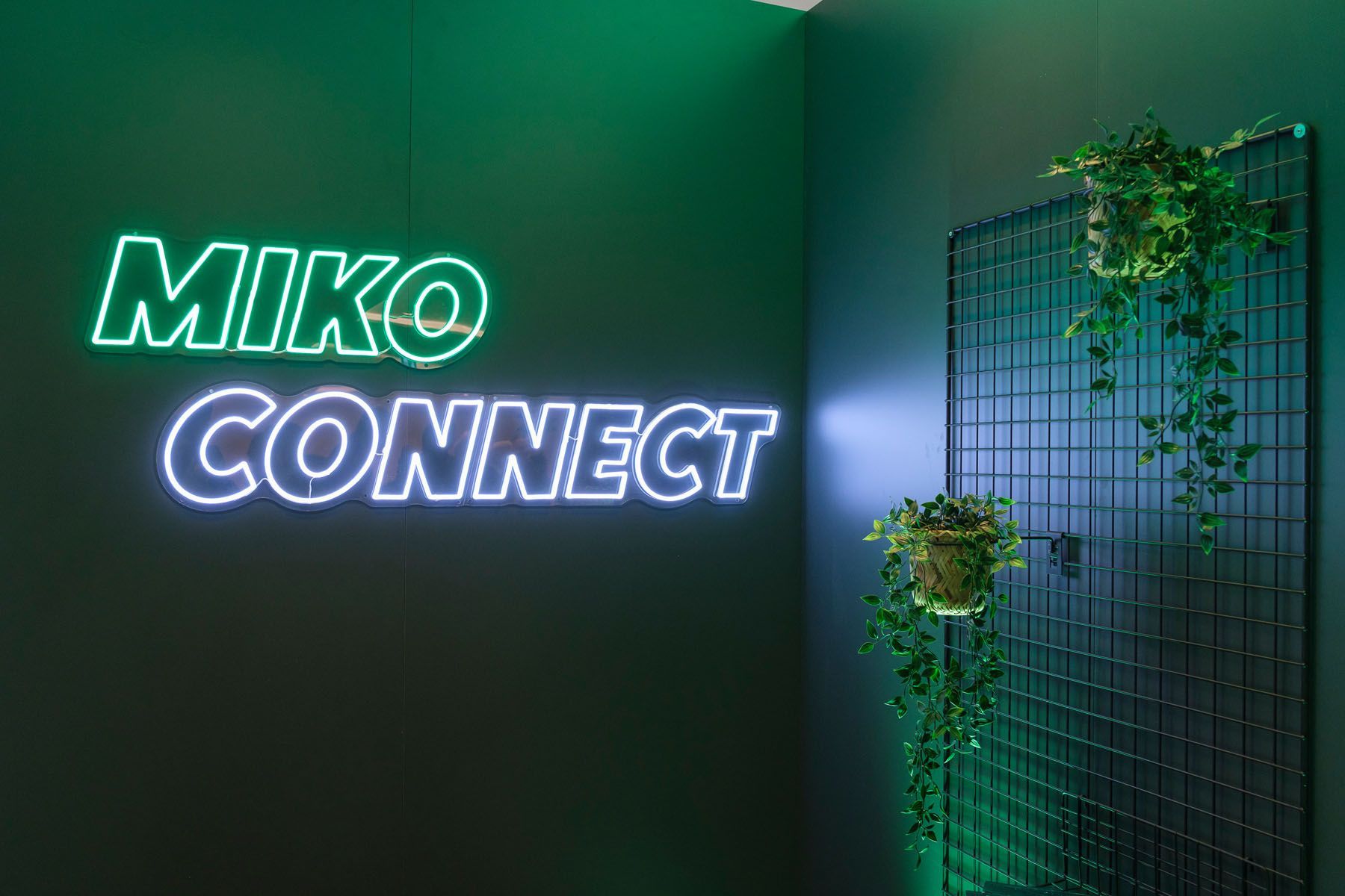MIKO Connect - Von Bauchgefühl zu Intelligence, Integrated Worlds GmbH ...