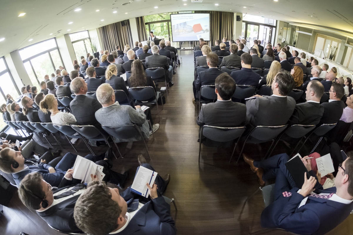 Credit Management Branche trifft sich beim KundenTag der Prof. Schumann ...