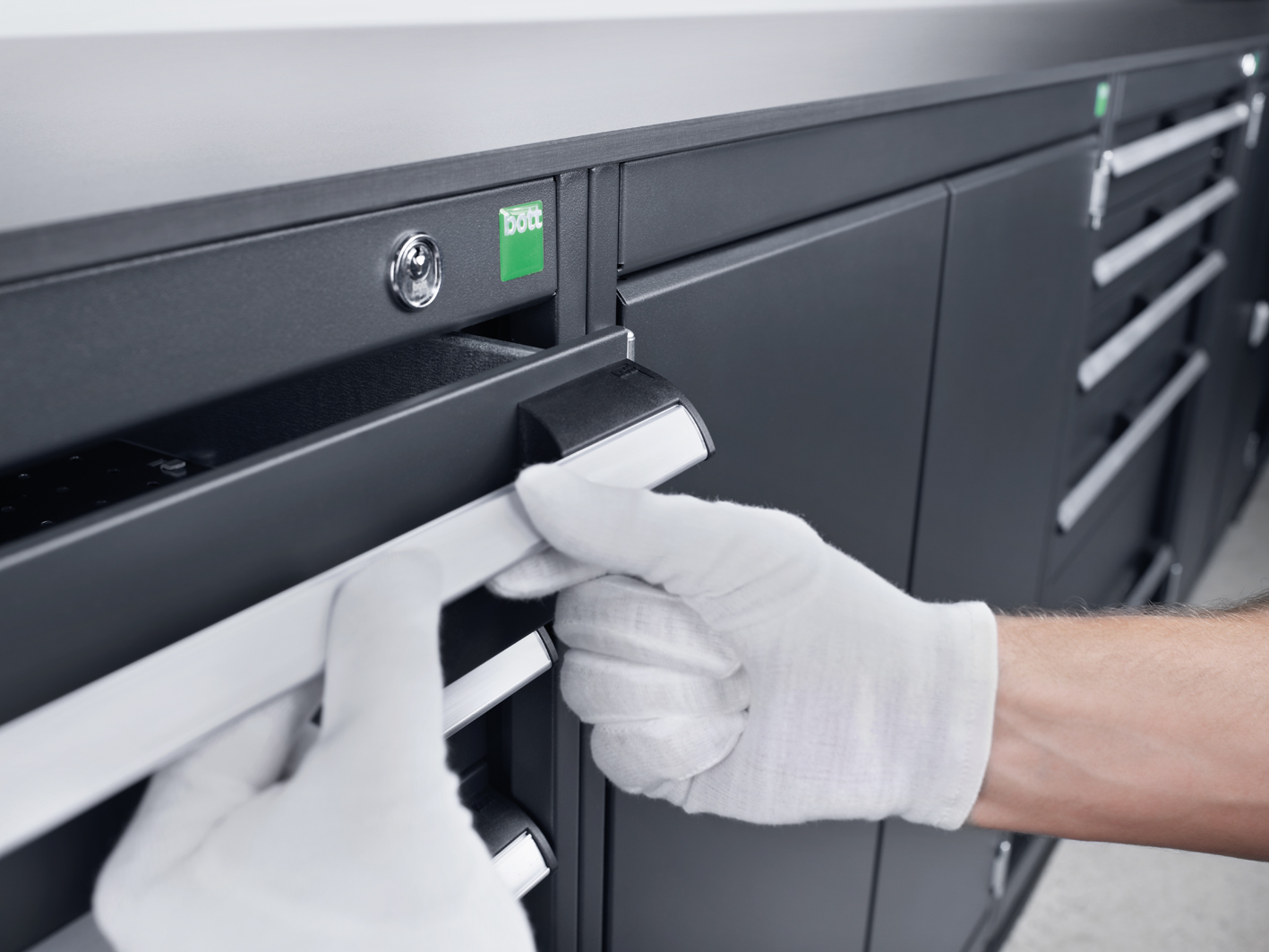 bott setzt Wachstumskurs fort, Bott GmbH & Co. KG, Story - PresseBox