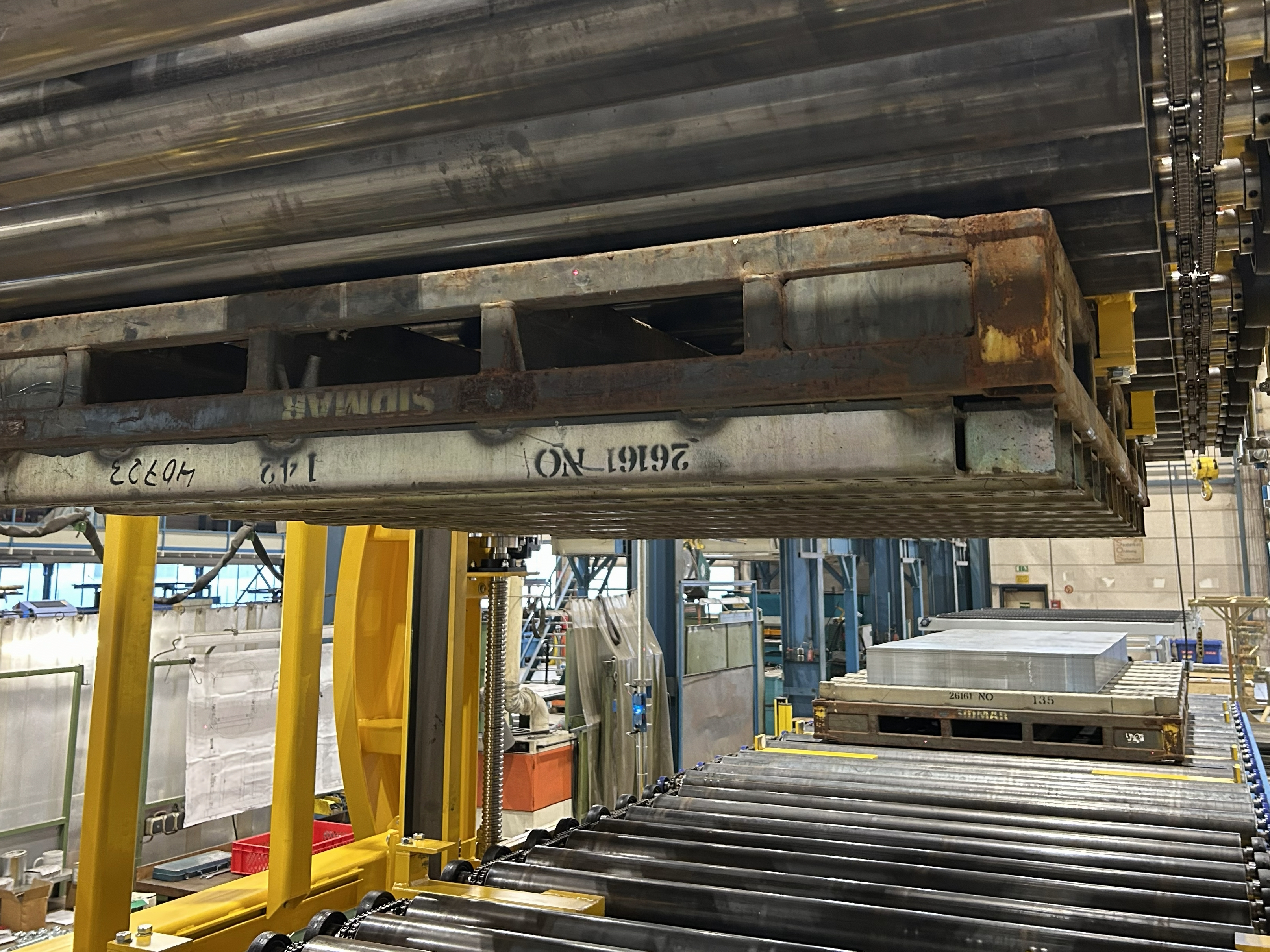 Stack Turners and Plate Turners for Industry: Safely and Automatically ...
