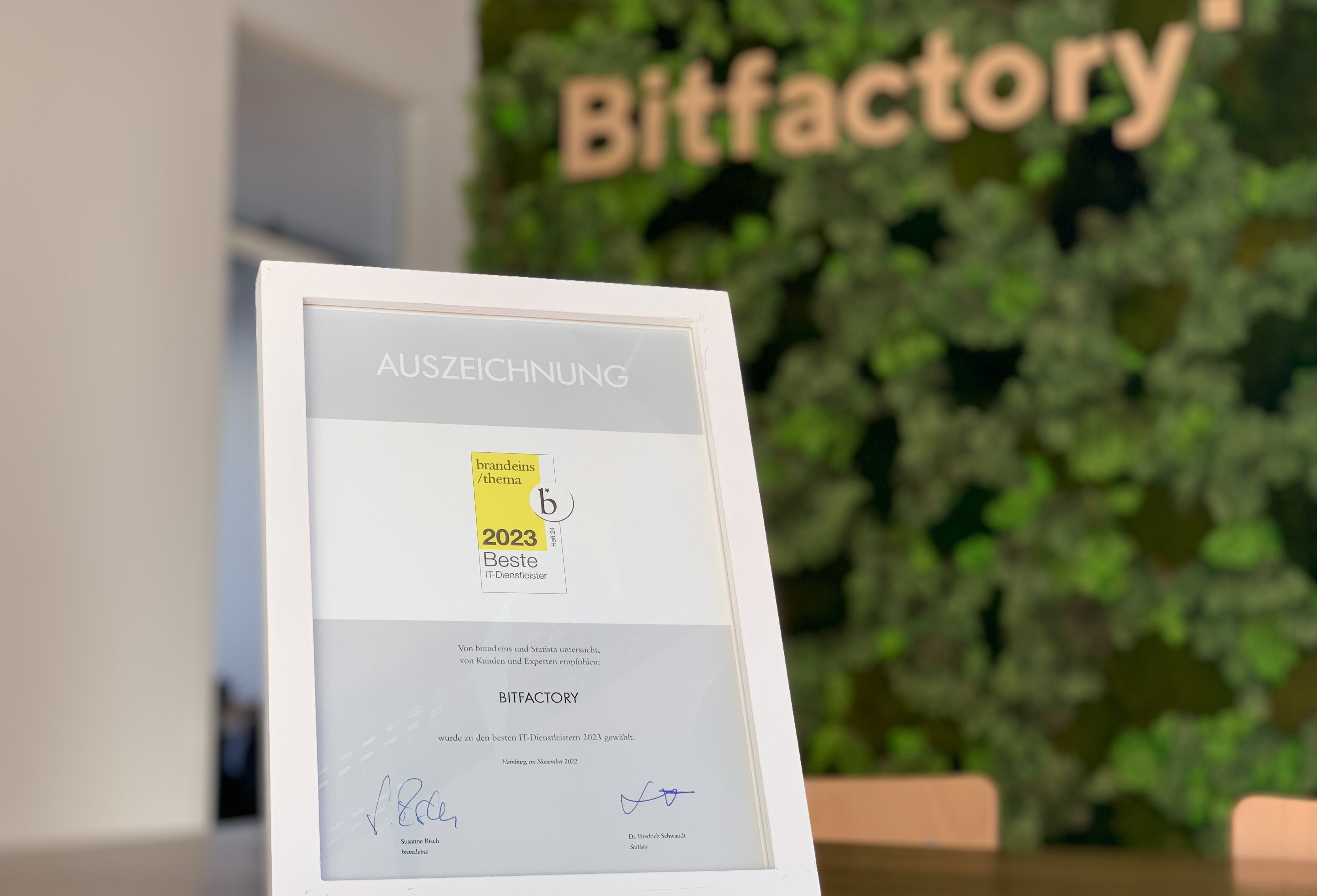 Die Bitfactory zählt 2023 wieder zu den besten IT-Dienstleistern Deutschlands, Bitfactory ...