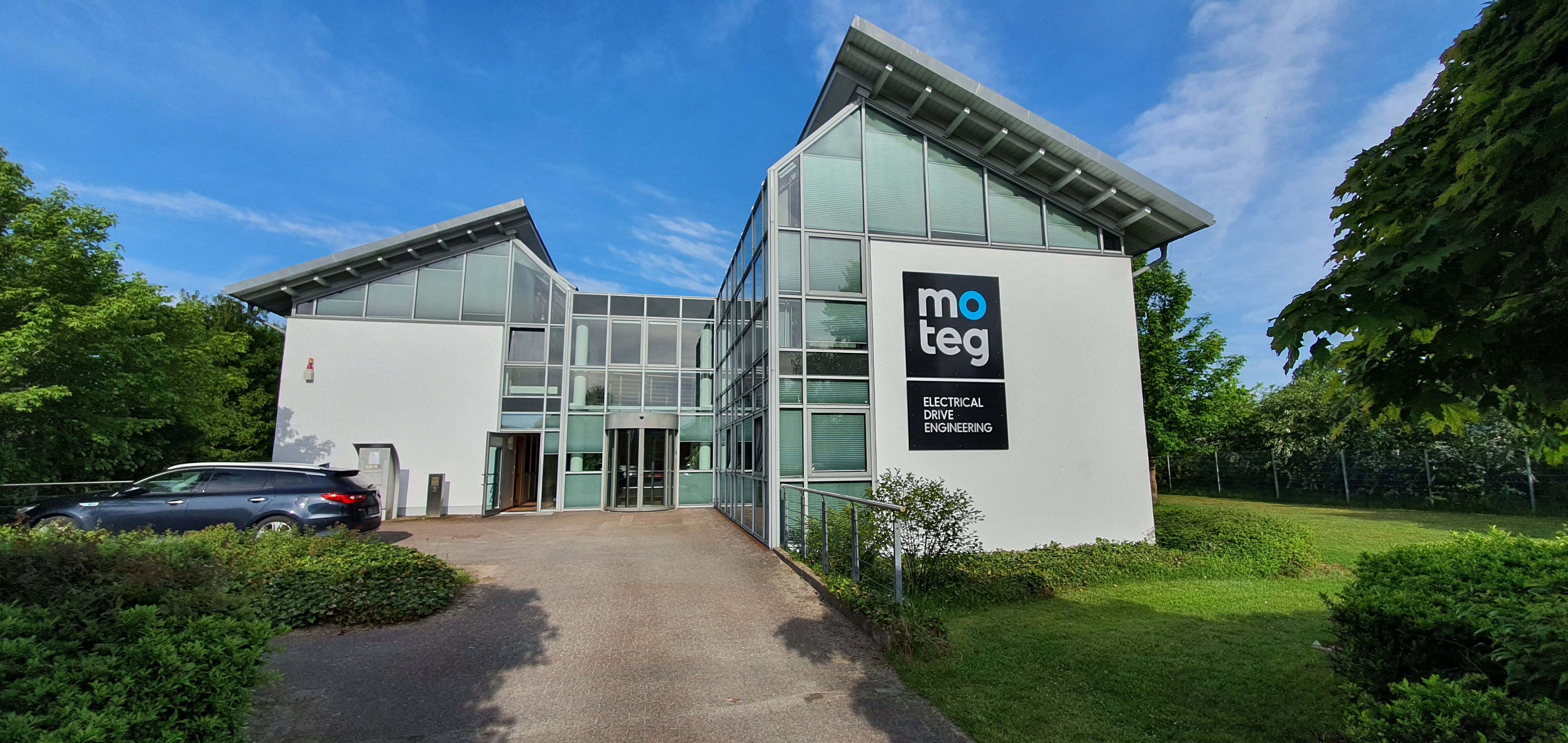 On track for growth with E-mobility - MOTEG GmbH opens a new production ...