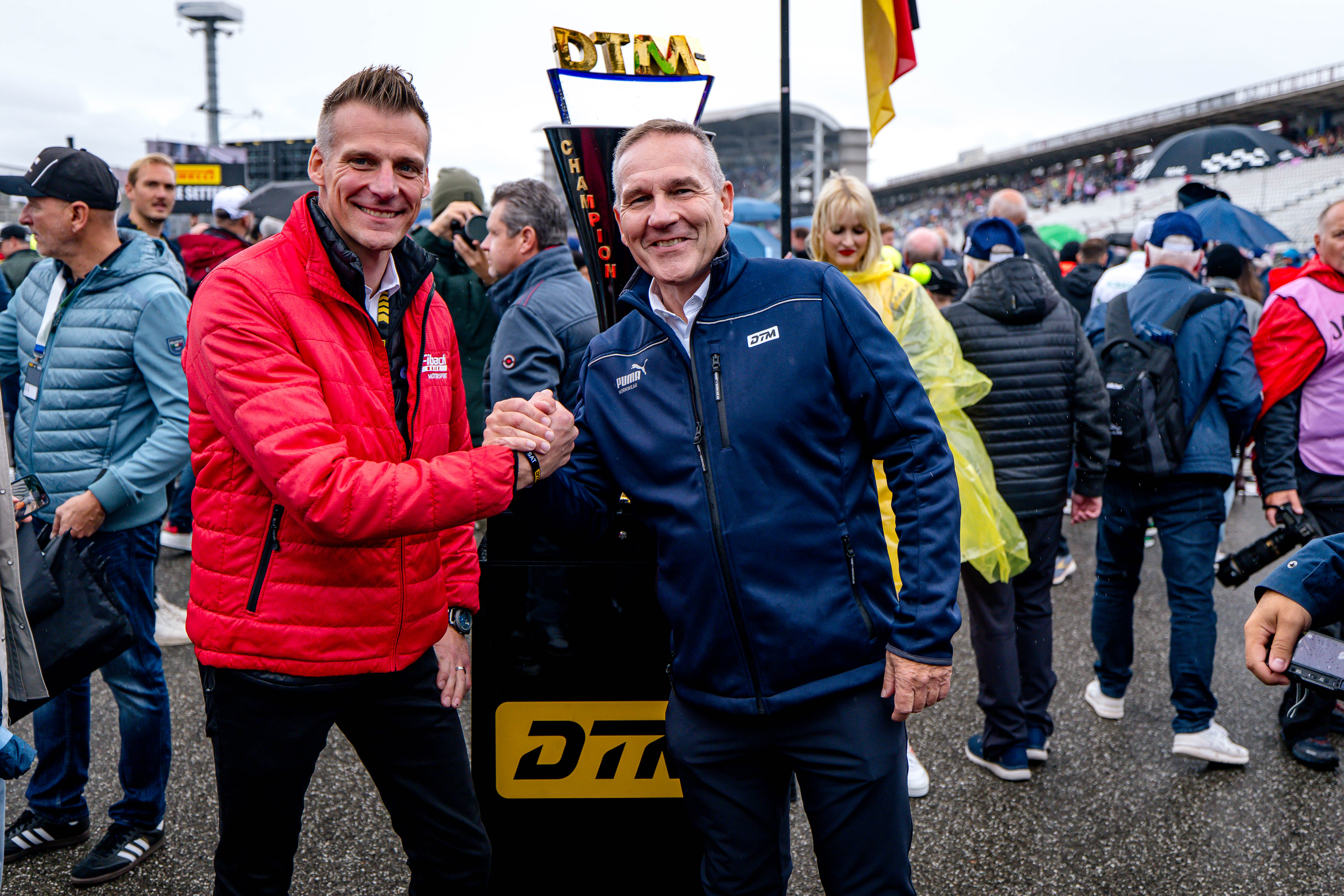 Eibach wird Official Supplier der DTM und präsentiert sich auf der Essen Motor Show, Heinrich ...