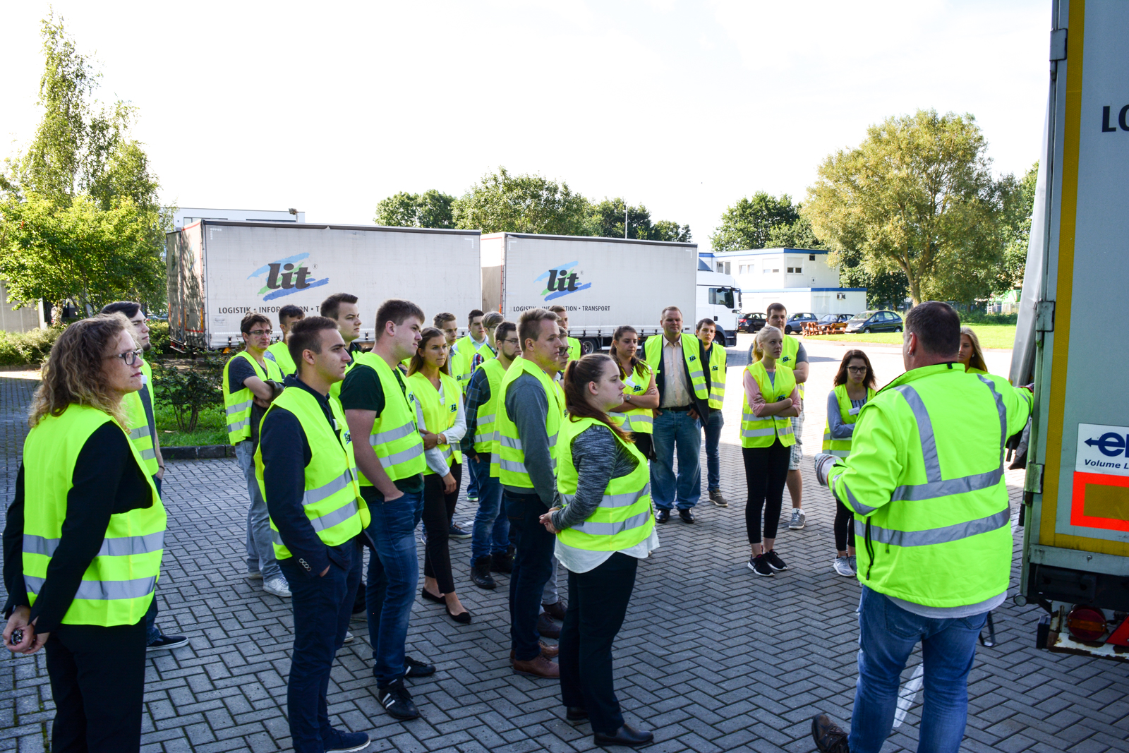 Ausbildung bei der L.I.T. AG gefragt wie nie, L.I.T. AG, Story - PresseBox