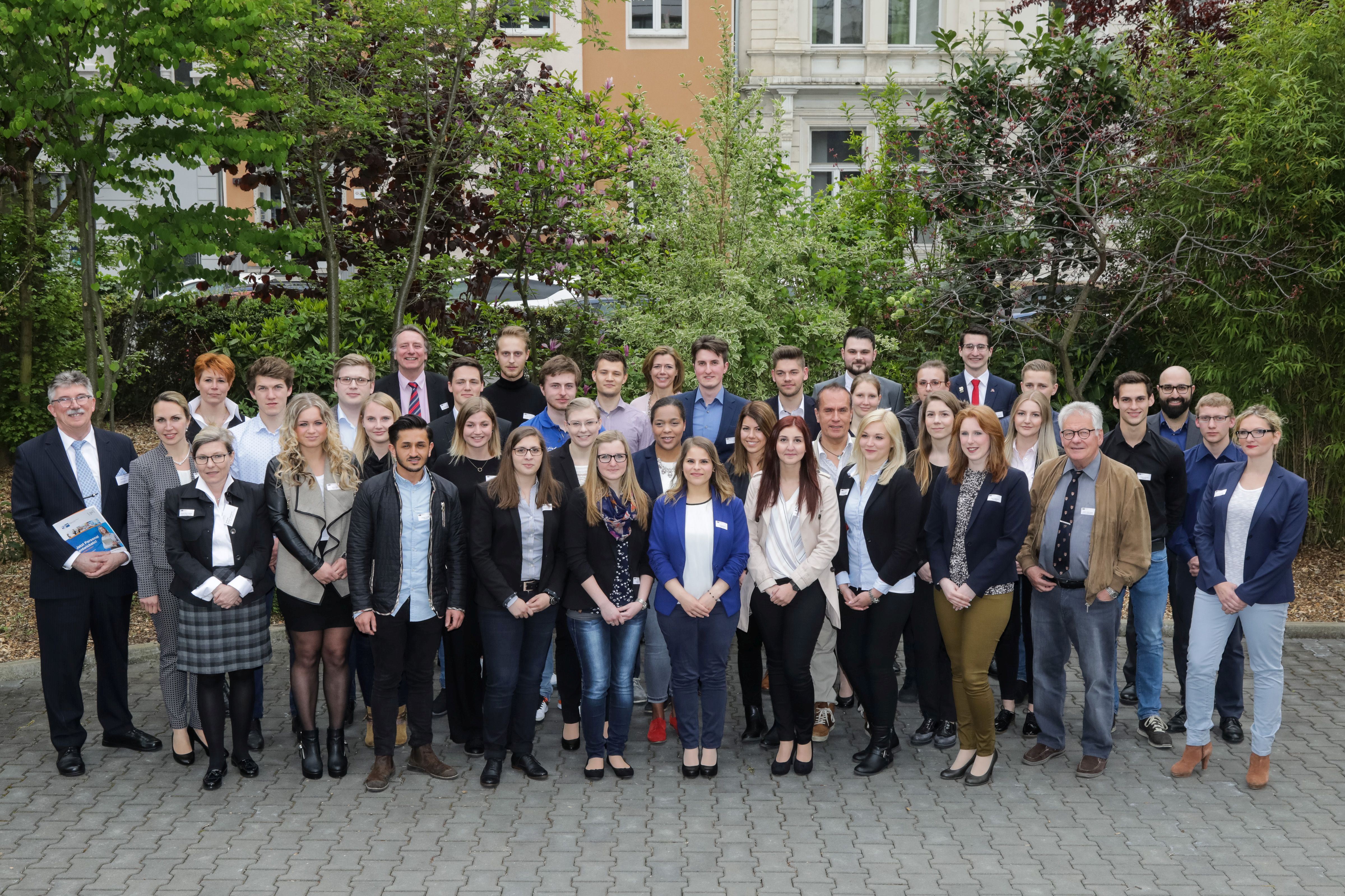 Bis zu 275.000 Euro für die Weiterbildung von 38 jungen Fachkräften ...