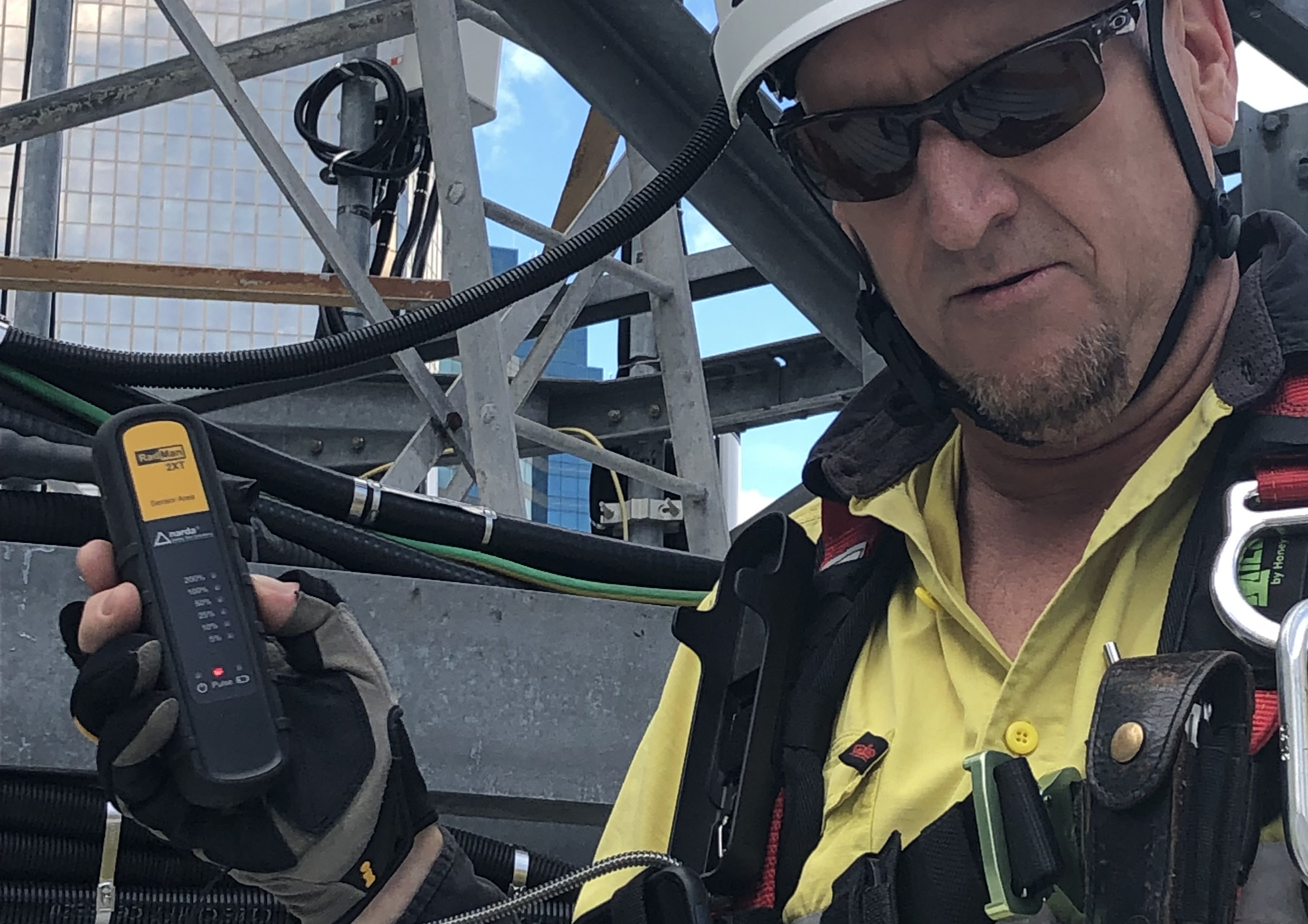 Narda RadMan 2 – Premium safety 2.0 in electromagnetic fields, Narda ...