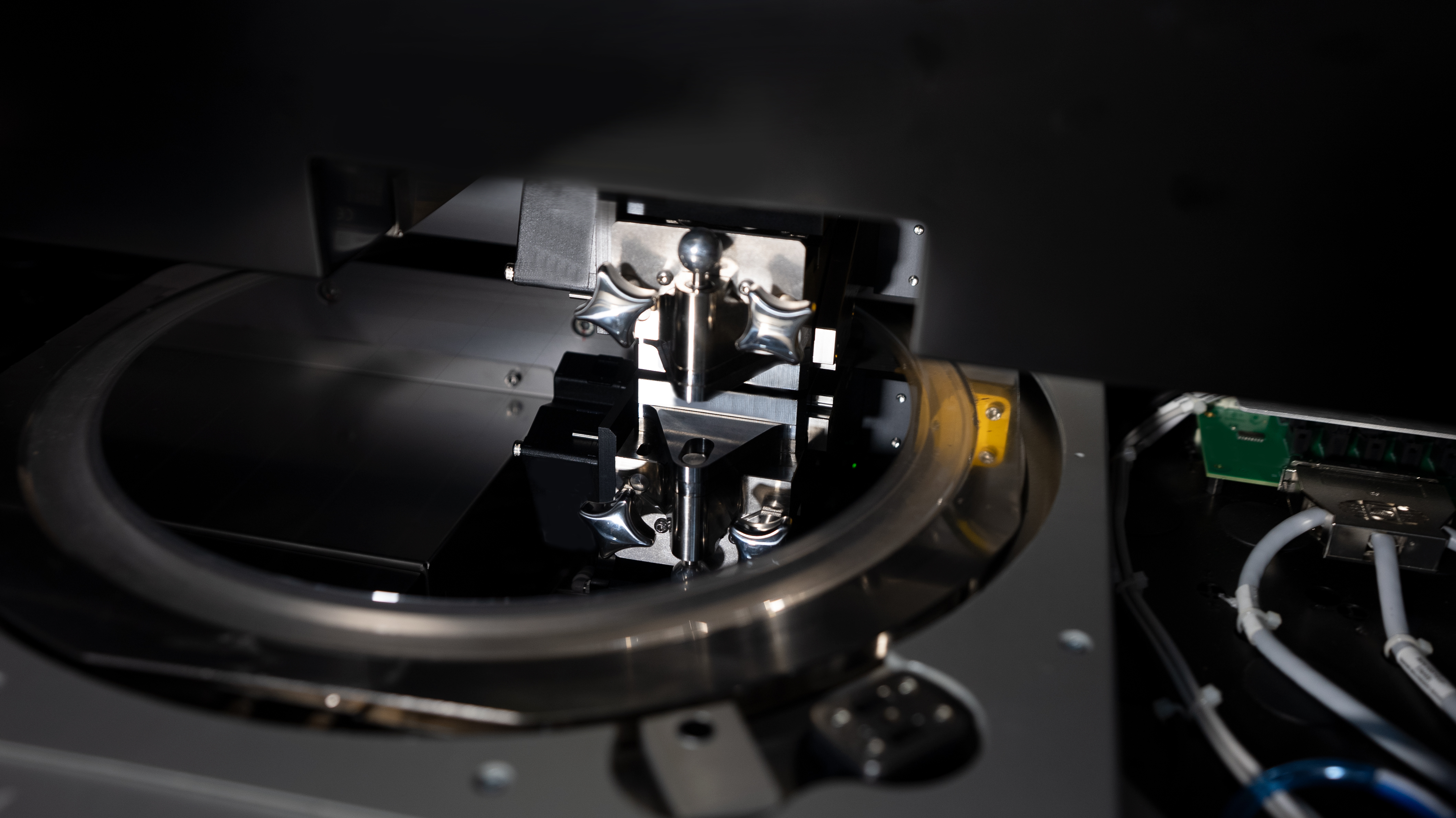 Vollautomatisches Laser-Dicing und Grooving, ASMPT GmbH & Co. KG, Story ...