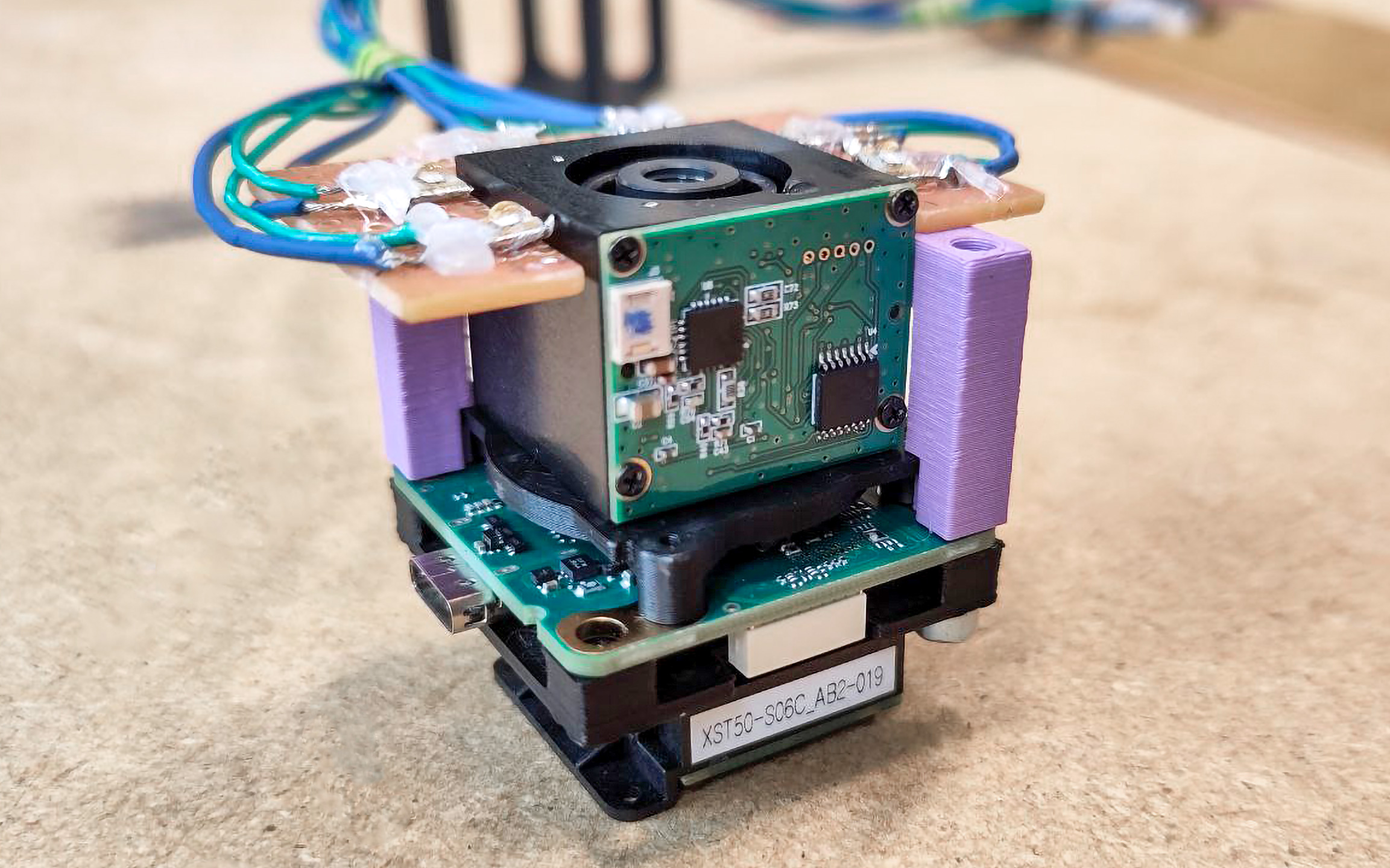 Zwei Piezolution Fokus Antriebe und Miniobjektiv aus Karlsruhe bald im ...