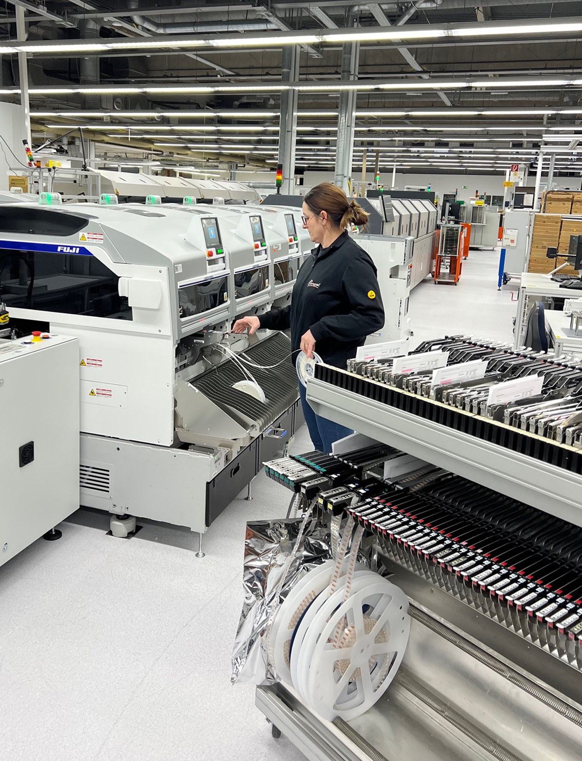 Limtronik löst mit neuer SMD-Linie von FUJI steigende Komplexität in ...