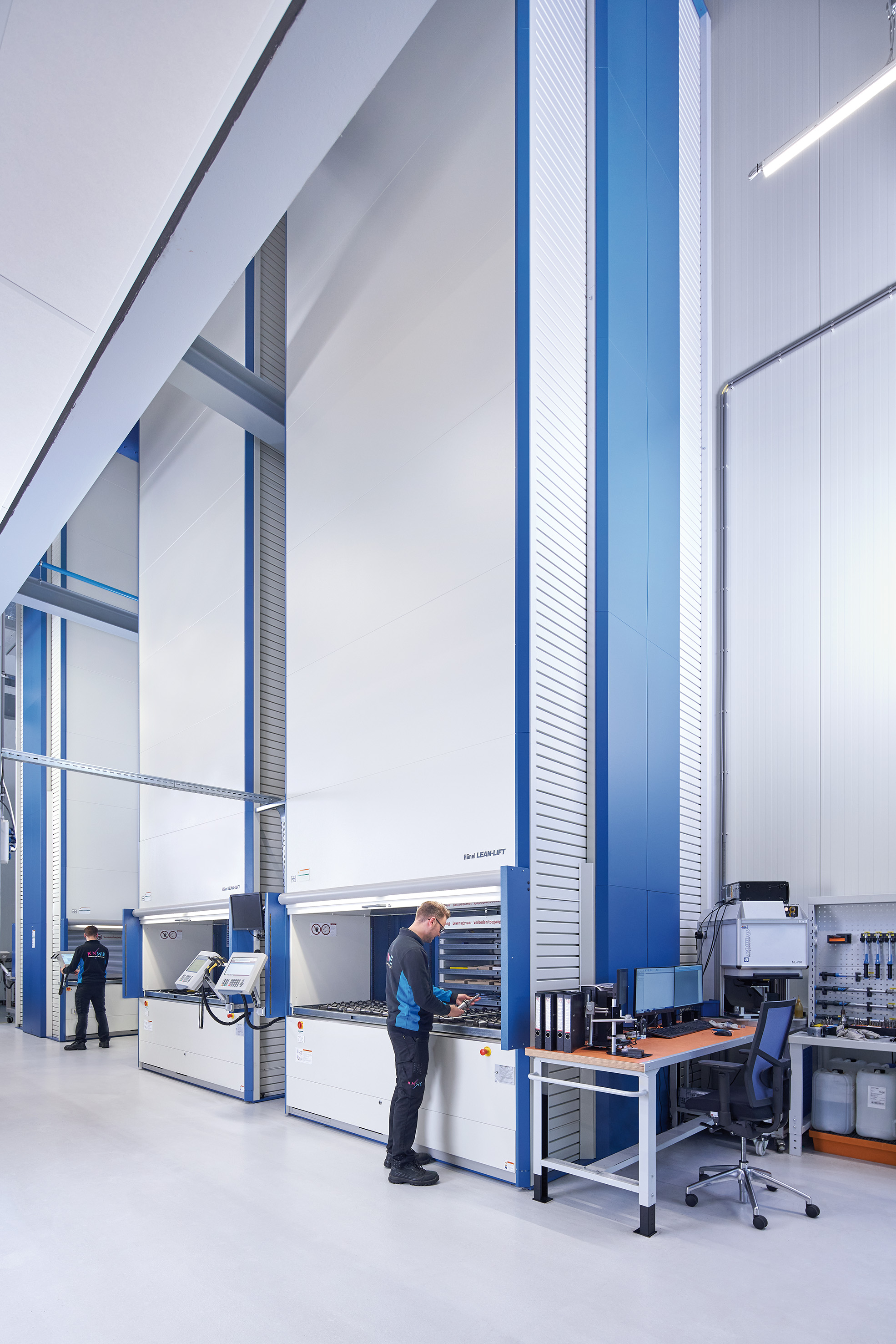 Drei Hänel Lean-Lifte® versorgen 60 Bearbeitungszentren rund um die Uhr ...