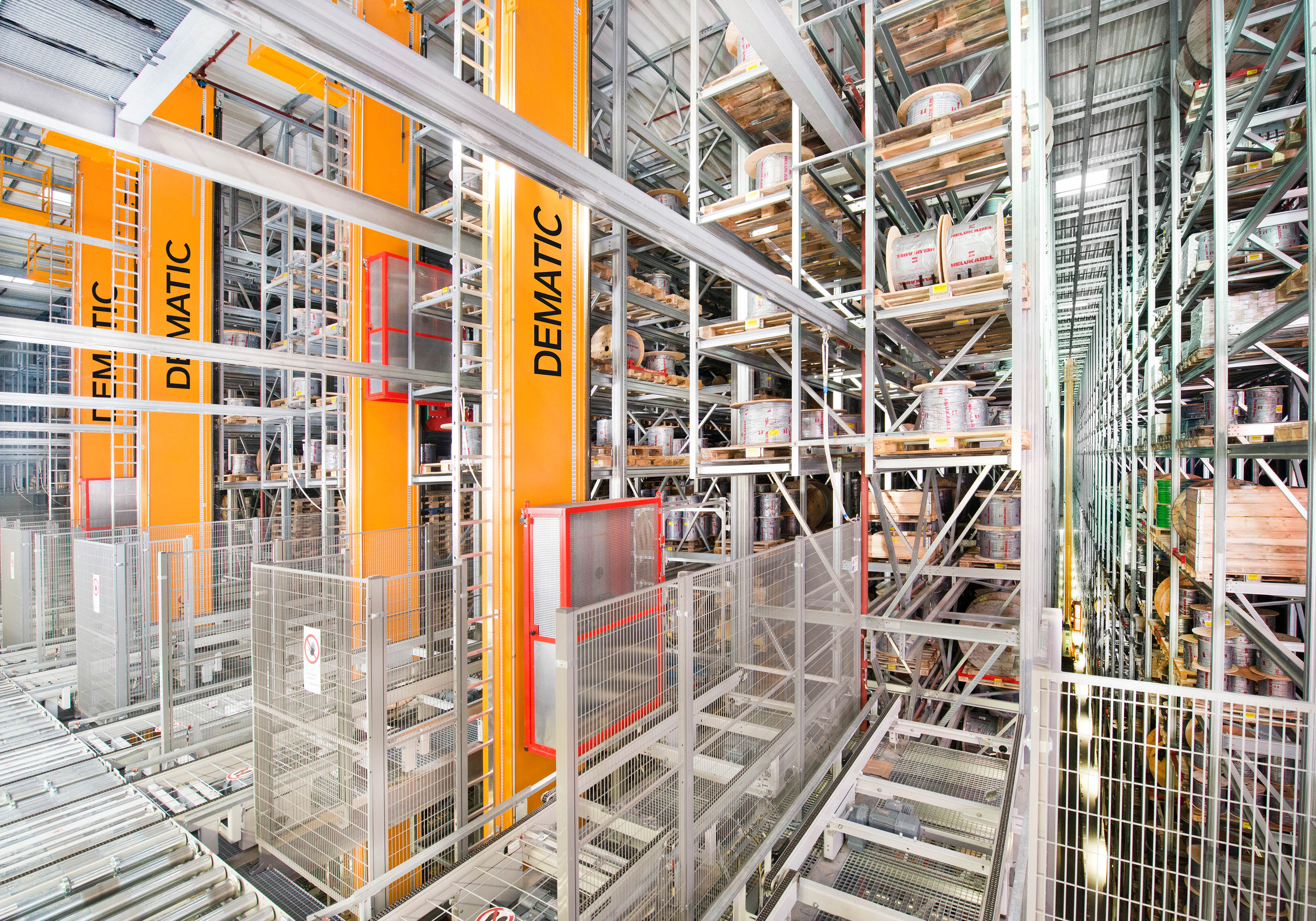 Dematic Standardised Automated Pallet Storage: Automatisierte ...