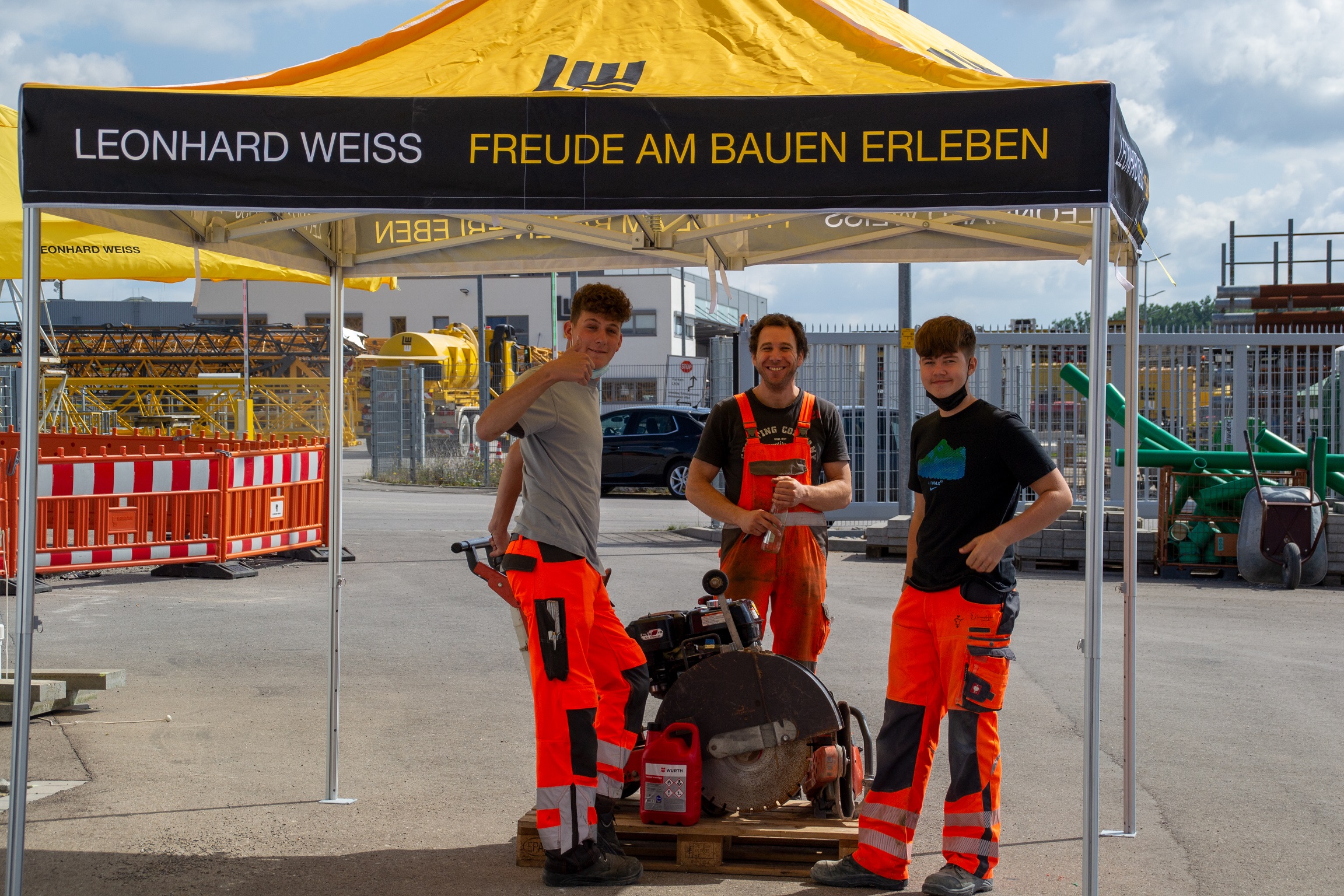 Feierliche Begrüßung von 121 motivierten Nachwuchskräften, LEONHARD ...