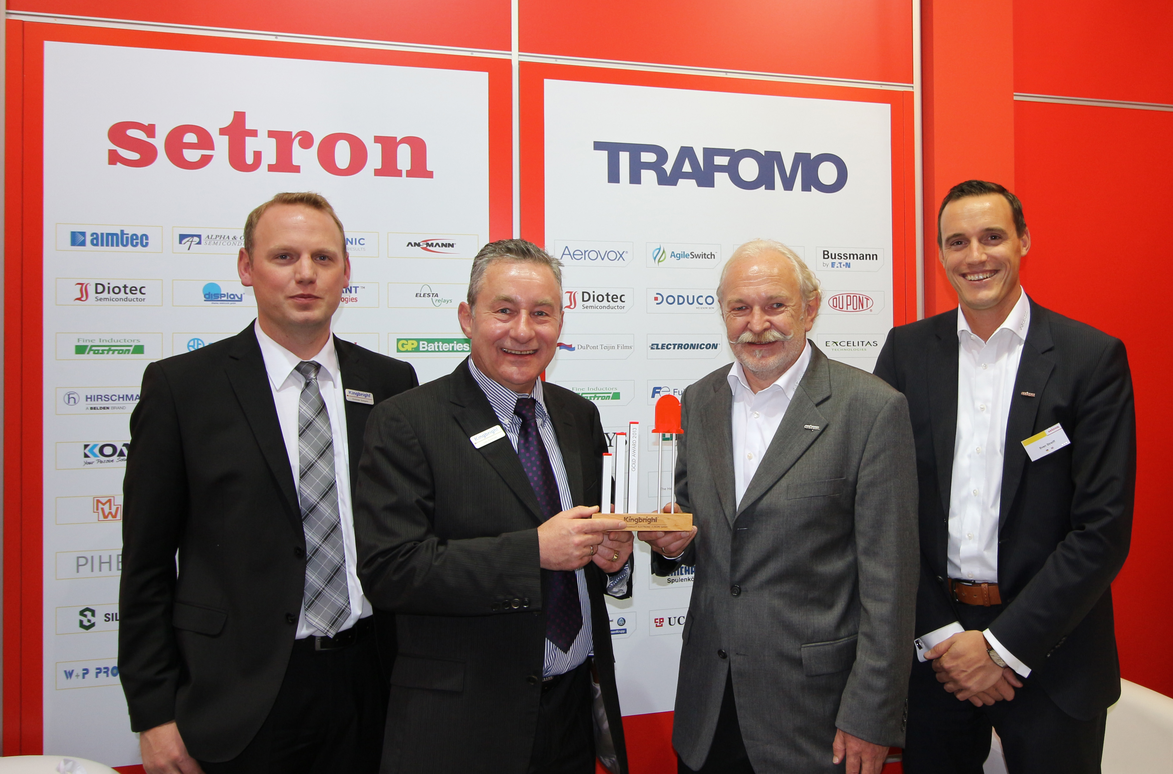 setron zum elften Mal als Gold-Distributor des Jahres von Kingbright ...