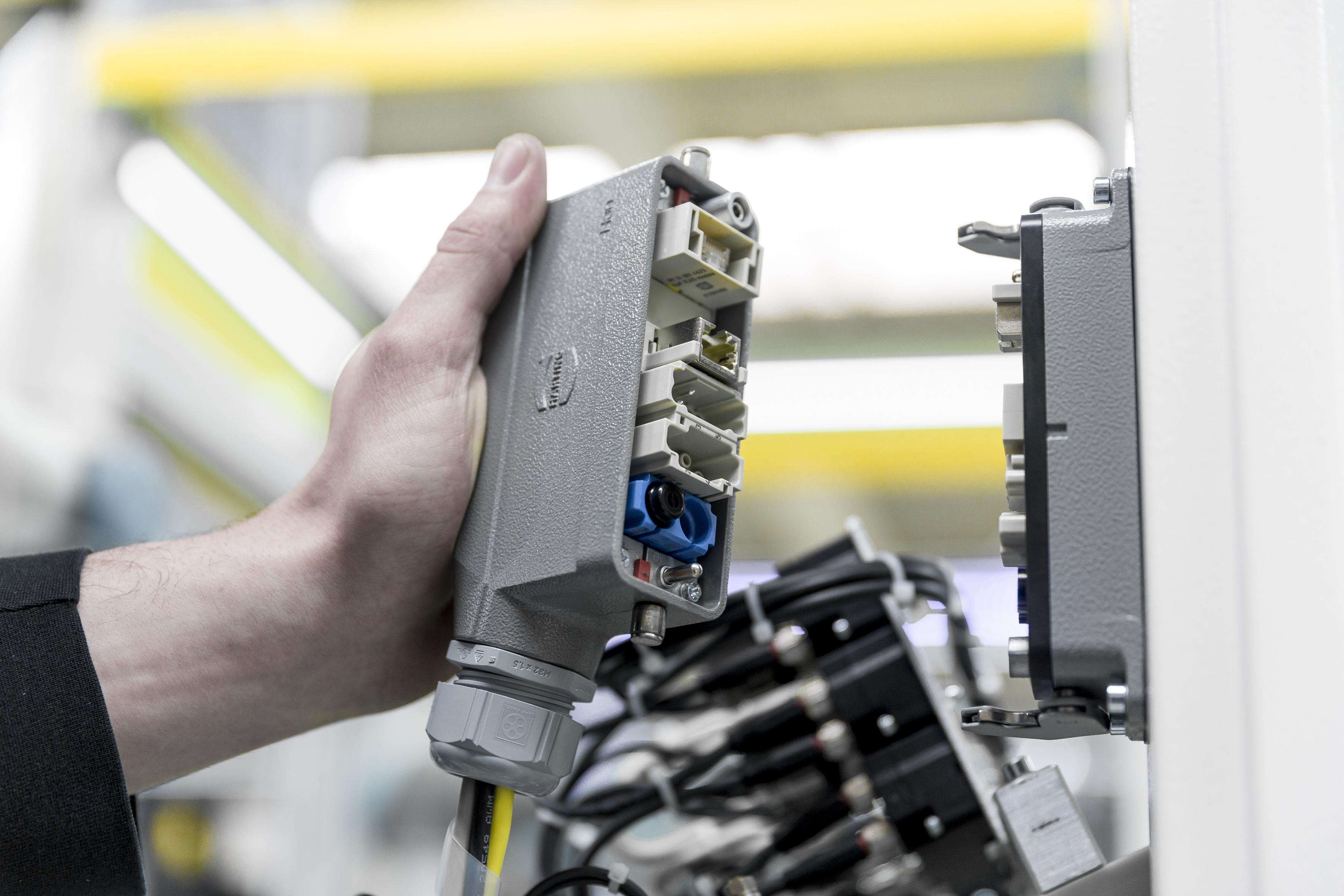 Produktfamilie Han® einer der Wachstumstreiber der Technologiegruppe, HARTING Stiftung & Co. KG ...