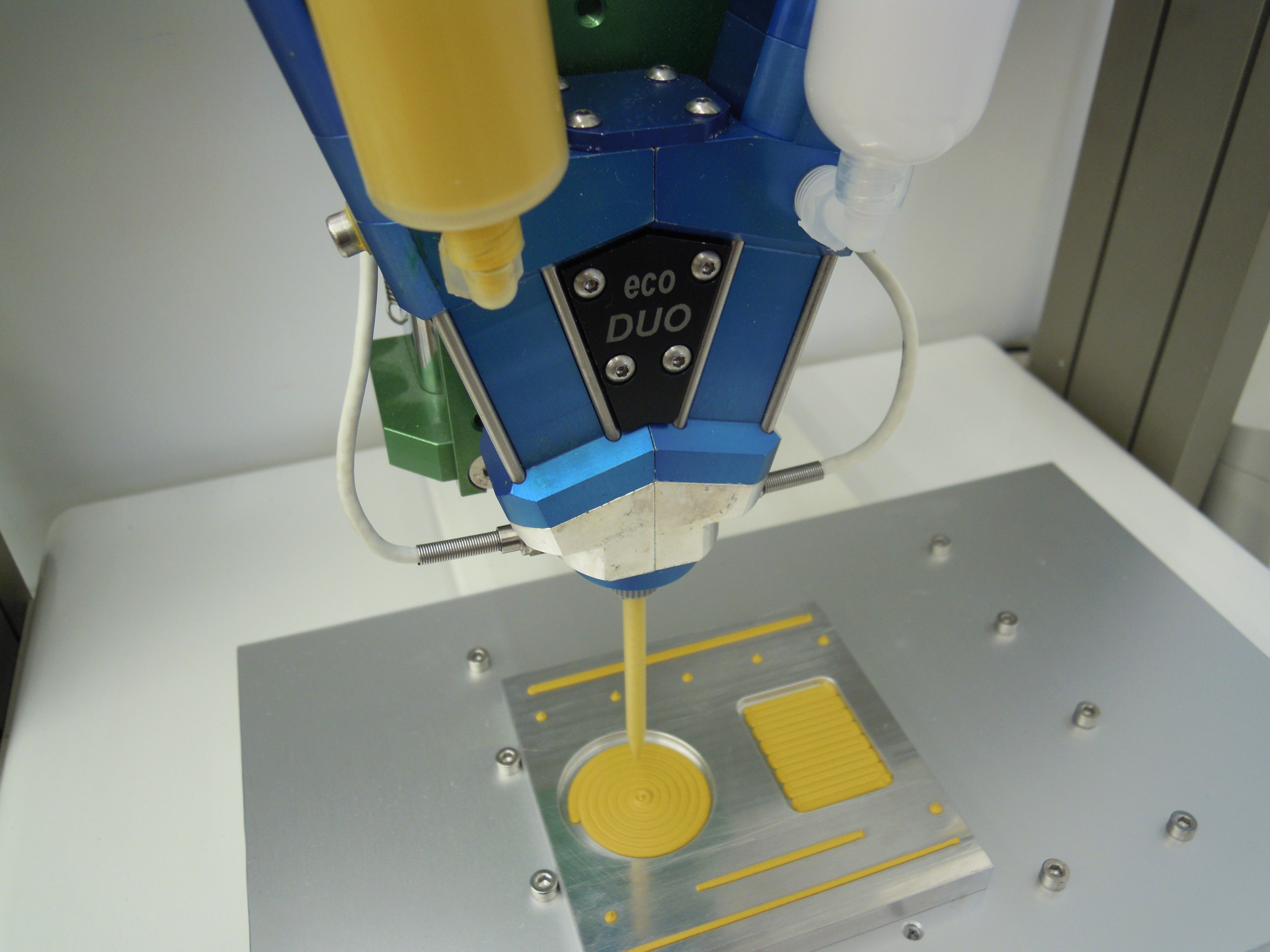 Dispensing of 2-component thermal paste, ViscoTec Pumpen- u ...