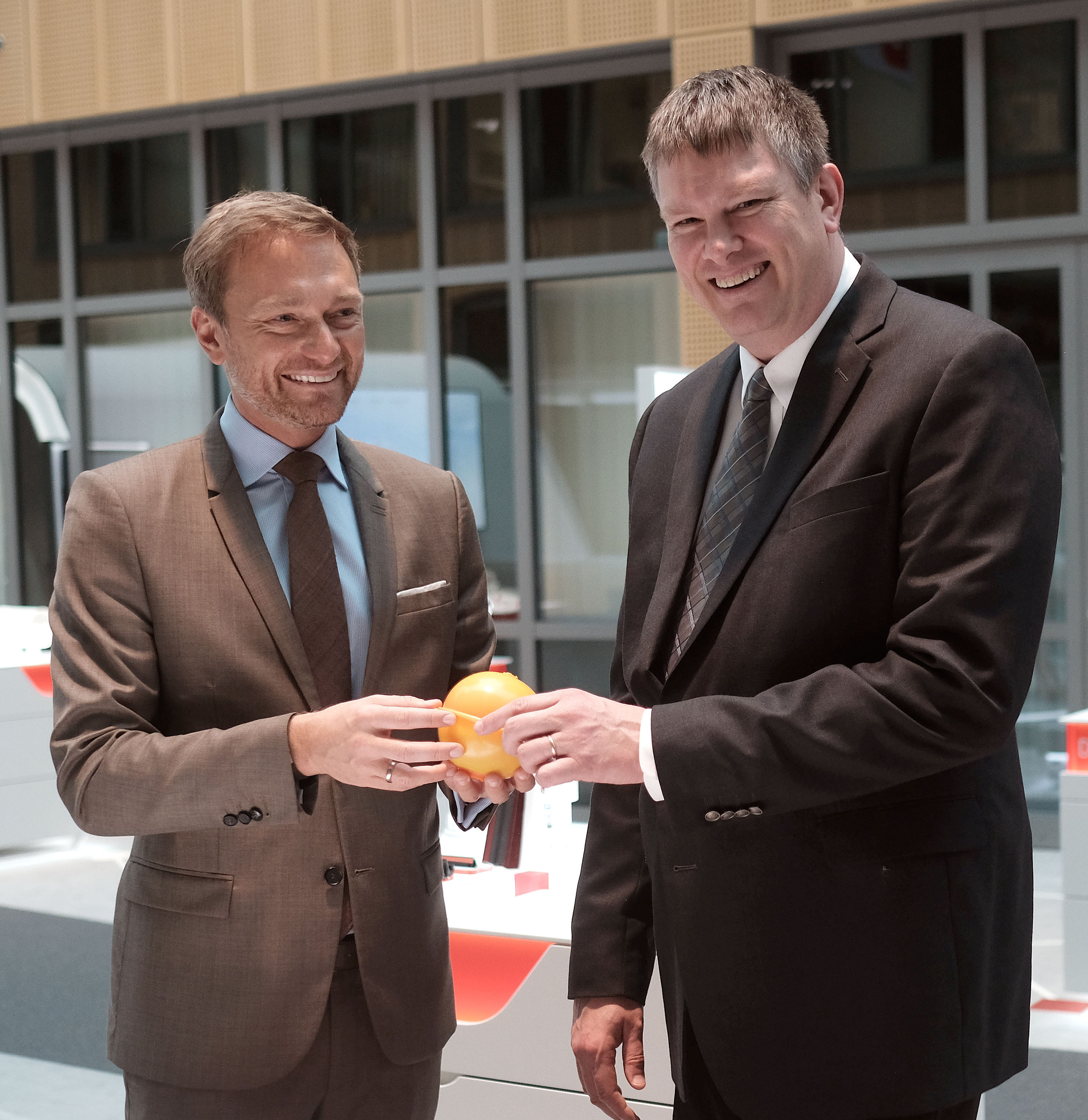 Christian Lindner besucht 3M Zentrale in Neuss, 3M Deutschland GmbH ...