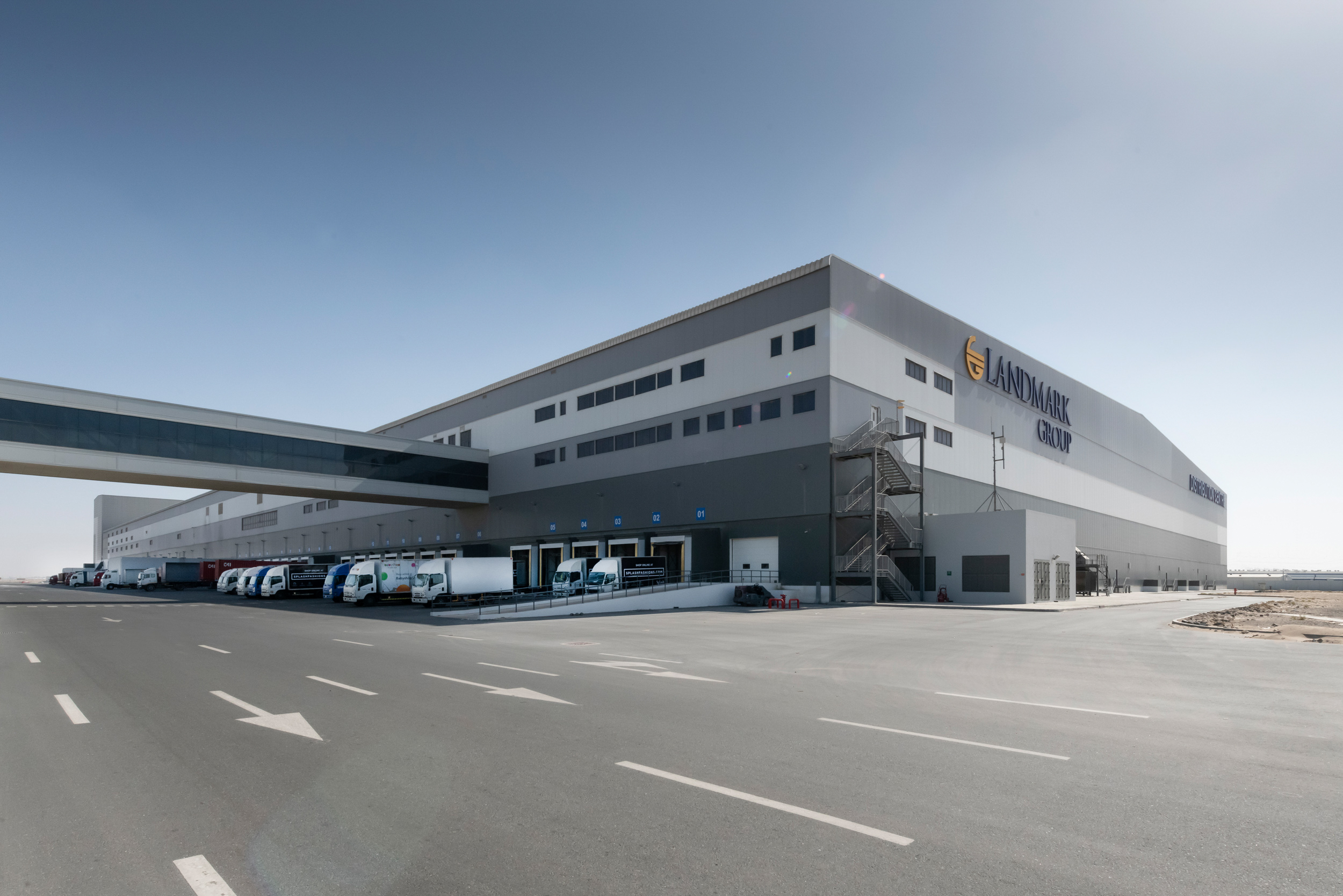 Dematic automatisiert Premium-Distributionszentrum für die Landmark ...