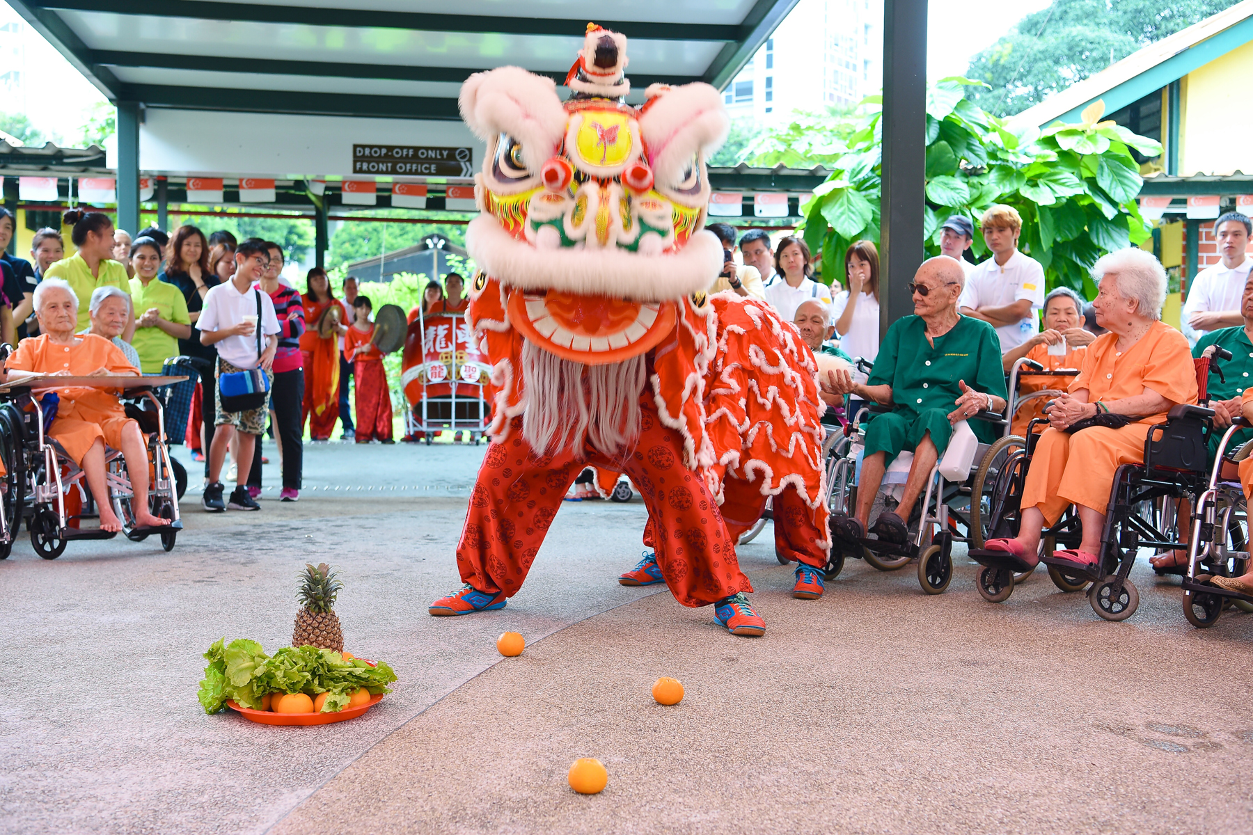 Logwin Singapore: Charity event at the Lee Ah Mooi Old Age Home, Logwin AG, Story - PresseBox