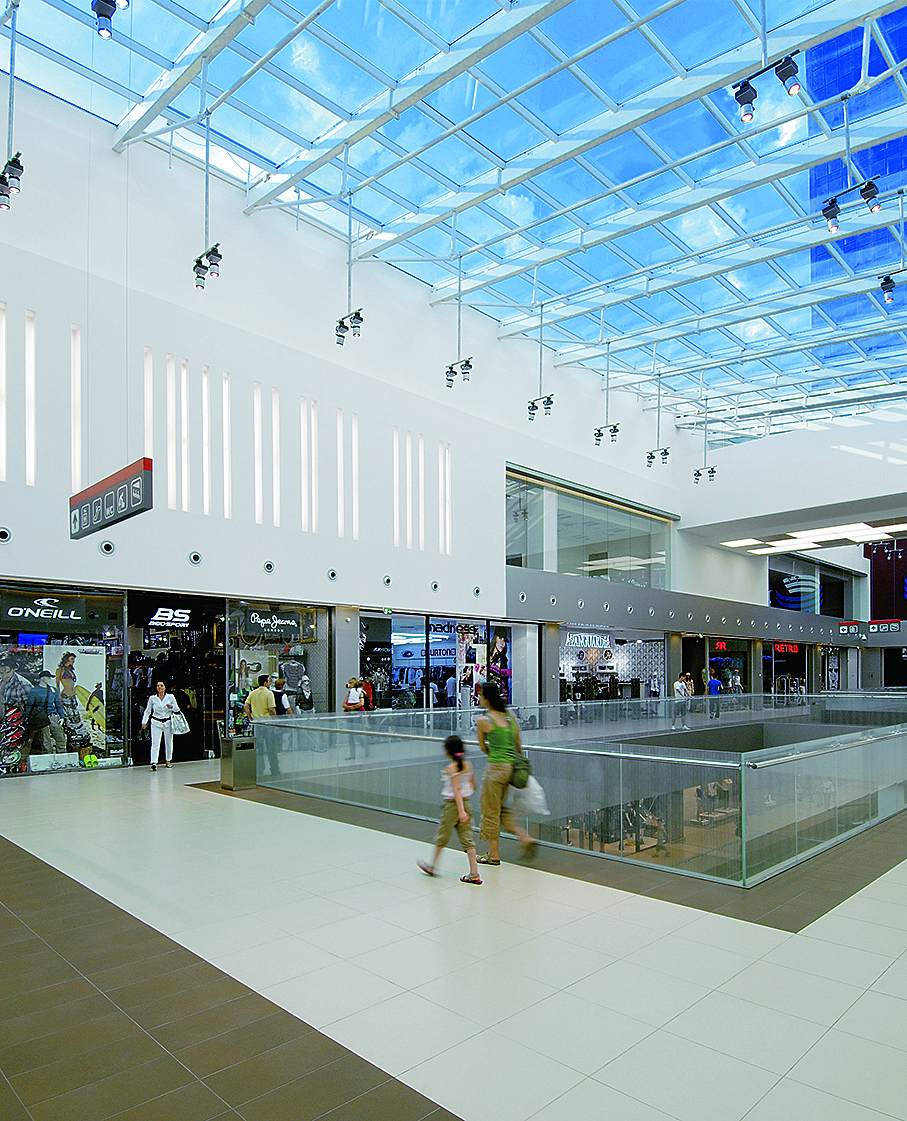 Ušce Shopping Center in Belgrad, Zumtobel Lighting GmbH, Story - PresseBox