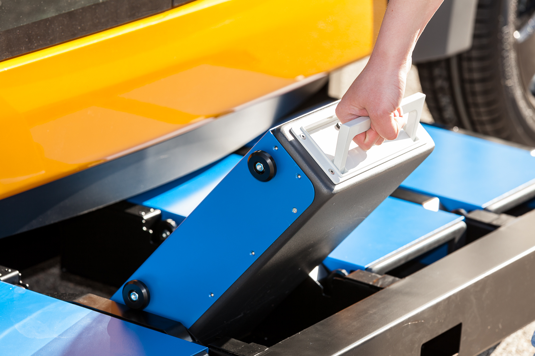 Roding Automobile baut Leichtbau-Chassis für CITY eTAXI, RODING ...