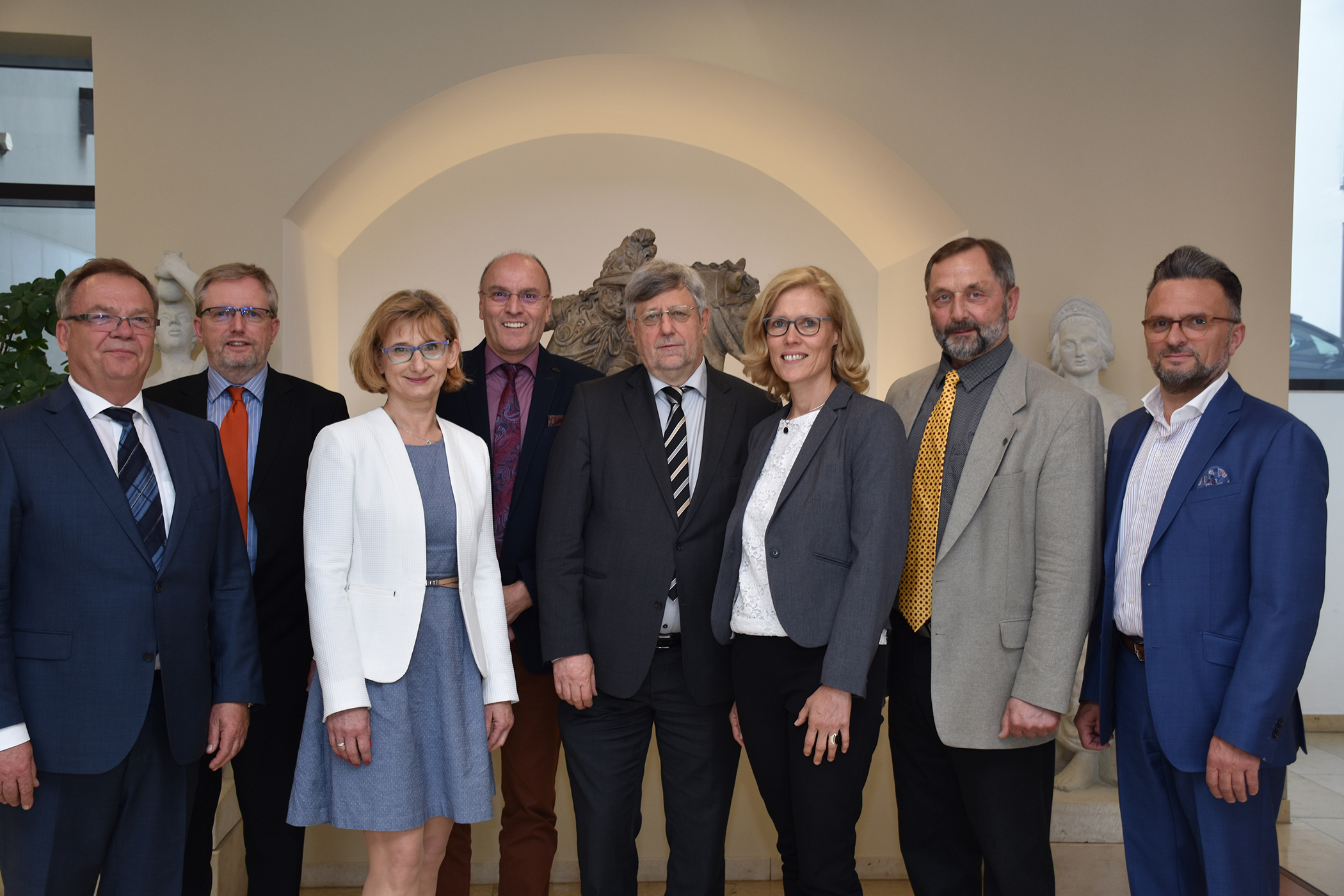 Präsidium der IHK Magdeburg wiedergewählt, Industrie- und Handelskammer ...