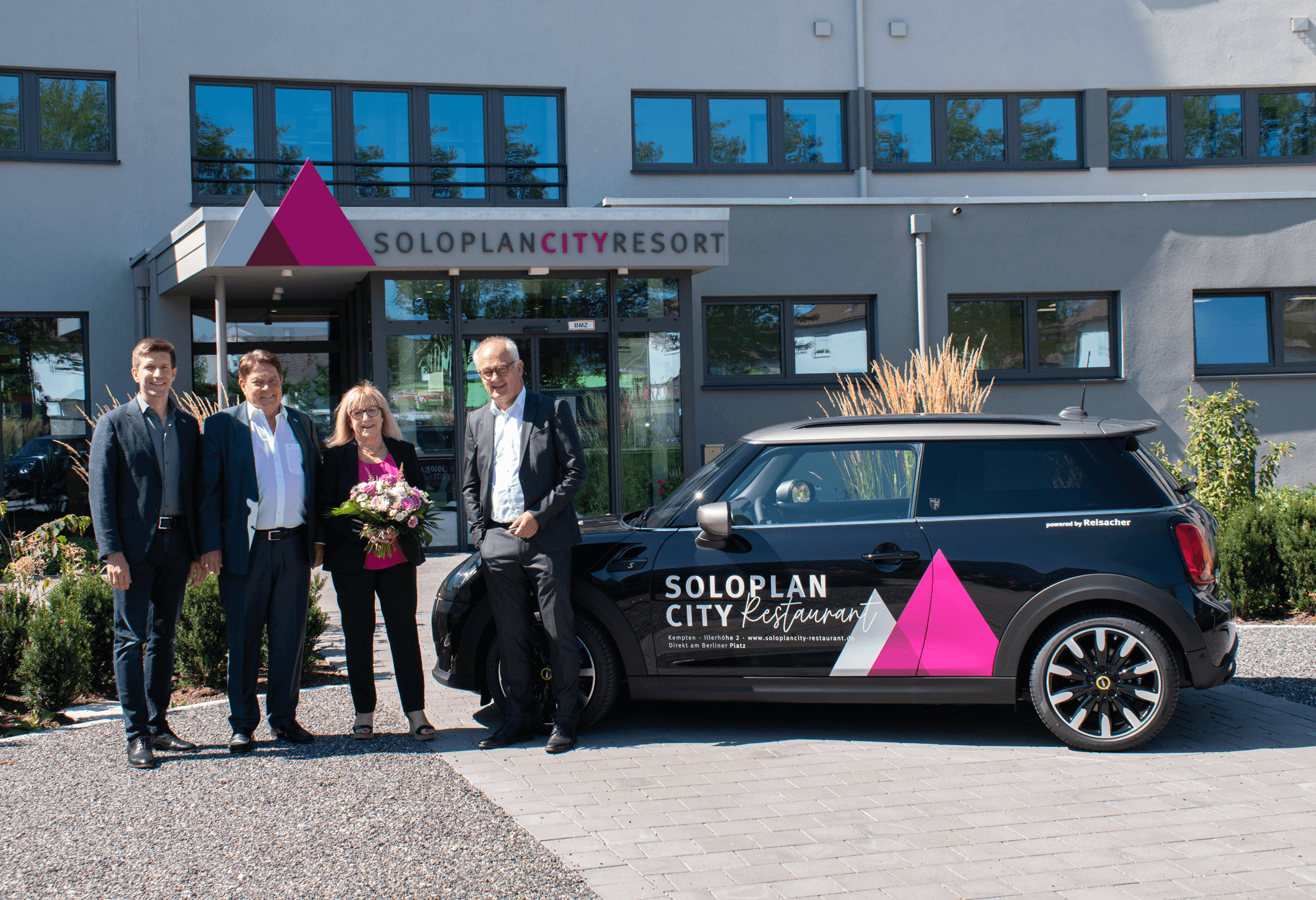 Soloplan elektrisiert mit neuem Firmenwagen, Soloplan GmbH - Software für Logistik und Planung ...