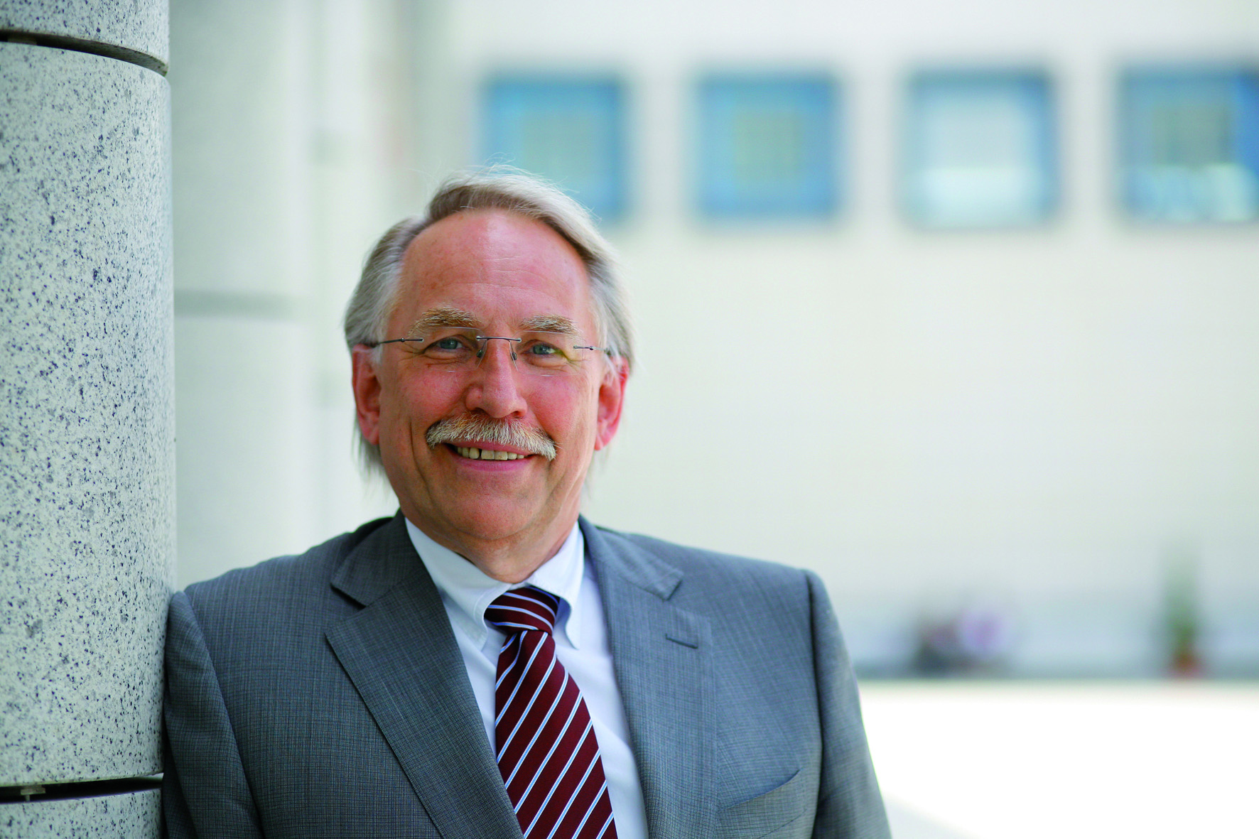 Professor Unkelbach erneut zum Präsidenten gewählt, Industrie- und ...