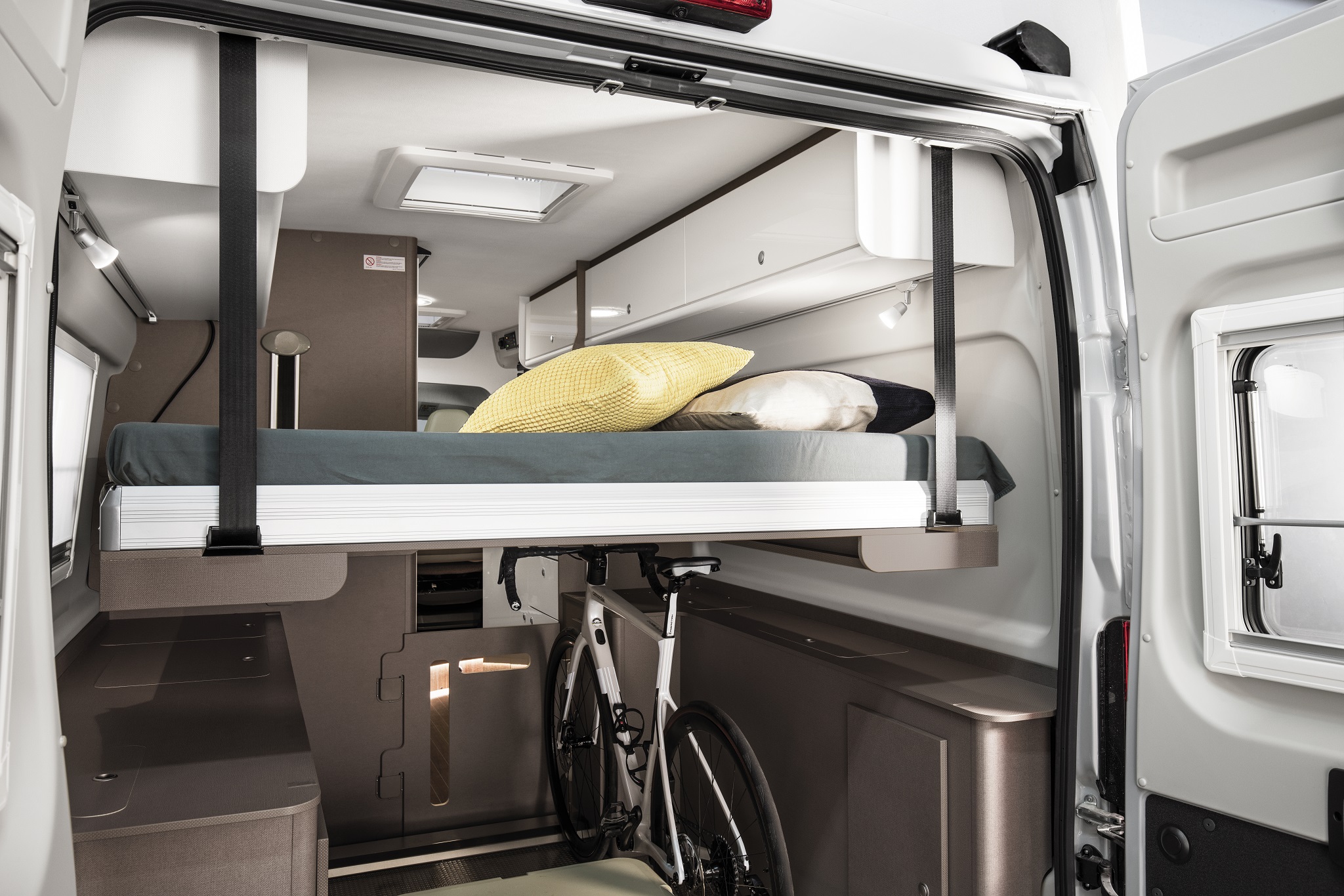 Campervan-Grundriss auf Fiat Ducato-Basis, Etrusco GmbH, Story - PresseBox