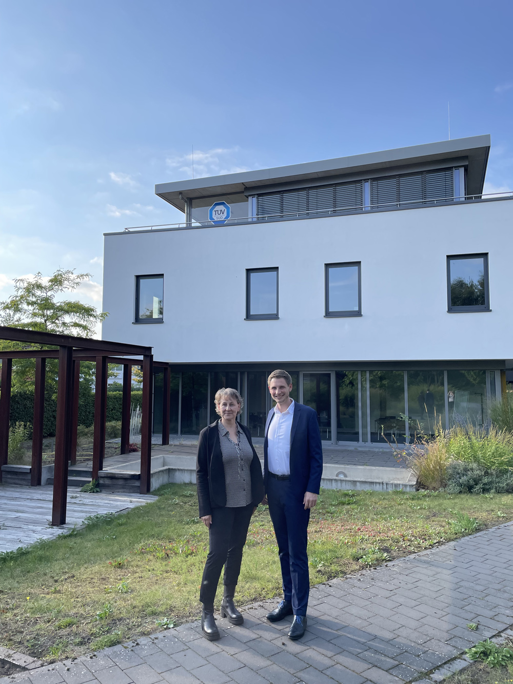 TÜV SÜD übernimmt AKUS, TÜV SÜD AG, Story - PresseBox