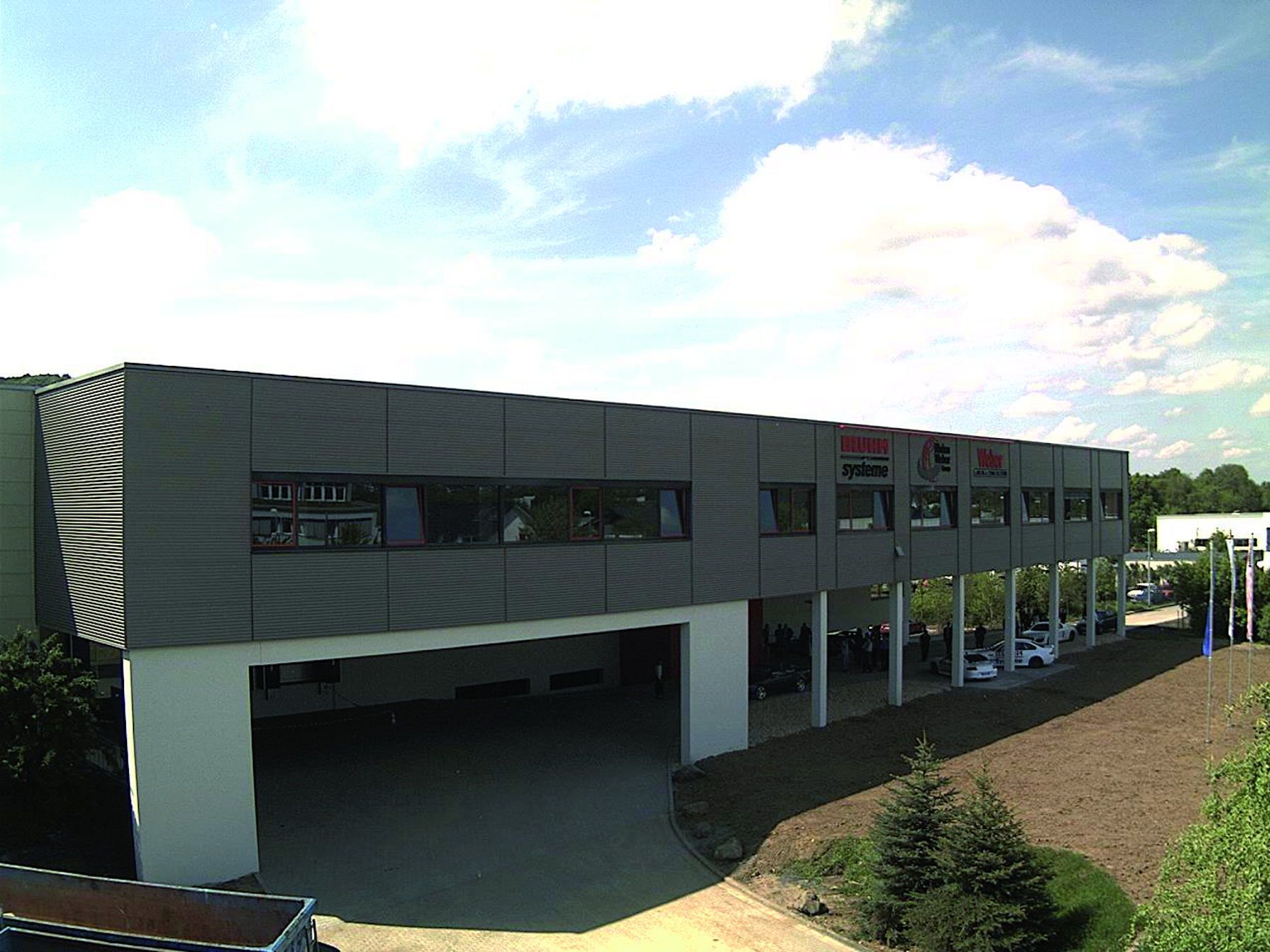 Bluhm Systeme: Doppelter Grund zum Feiern, Bluhm Systeme GmbH, Story ...