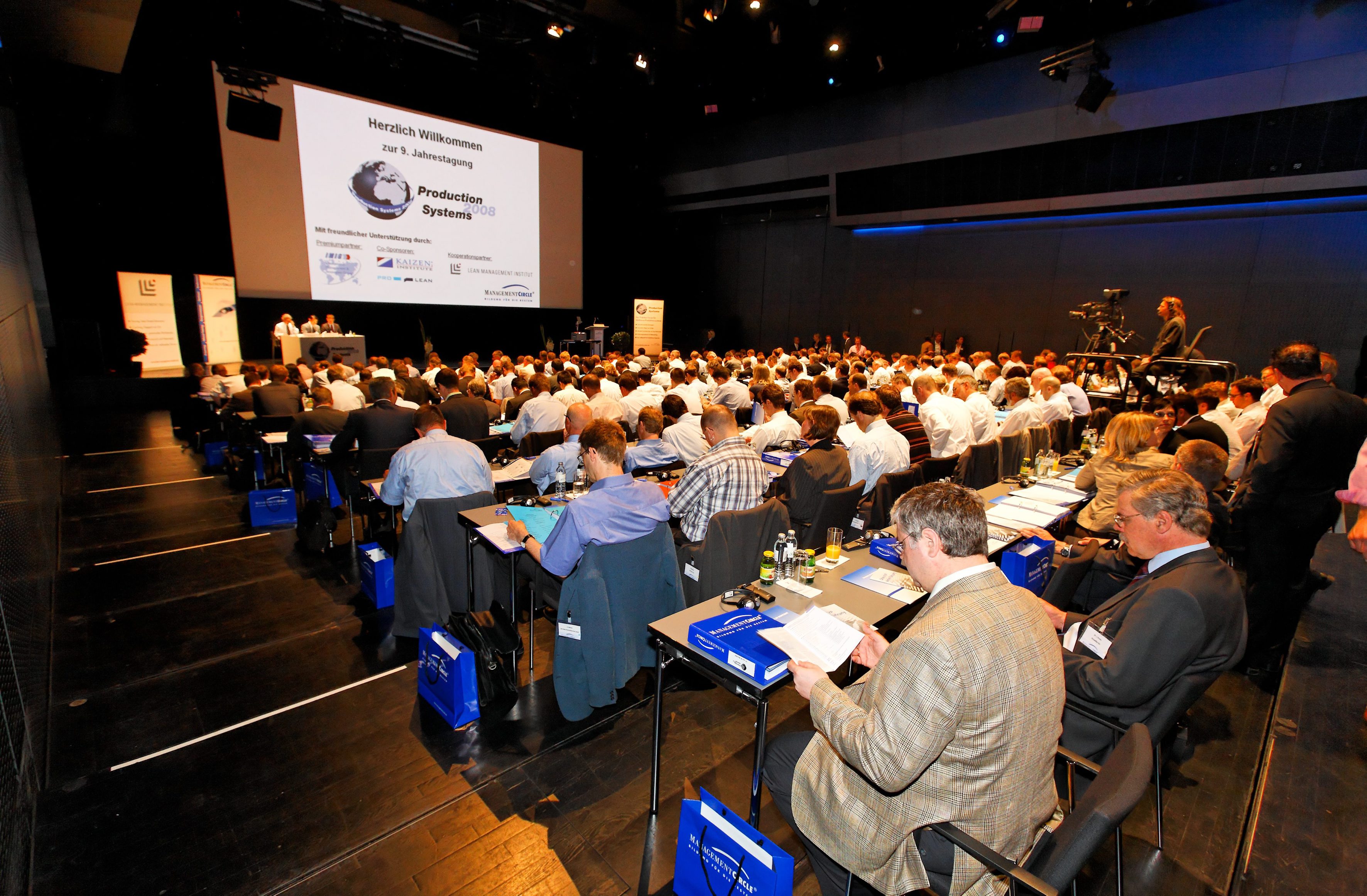 Produktions-Experte Dr. Thorsten Hartmann:„Die Krise zeigt deutlich ...