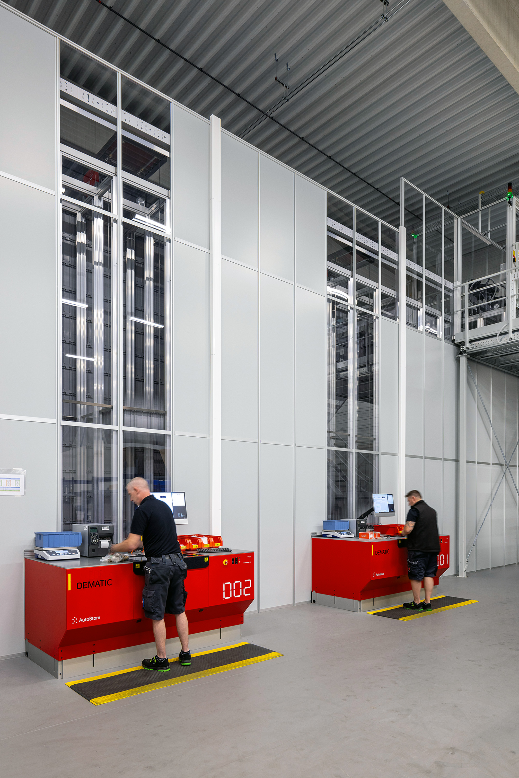 Doppelauftrag: Dematic installiert zwei AutoStore-Systeme bei Weiss ...