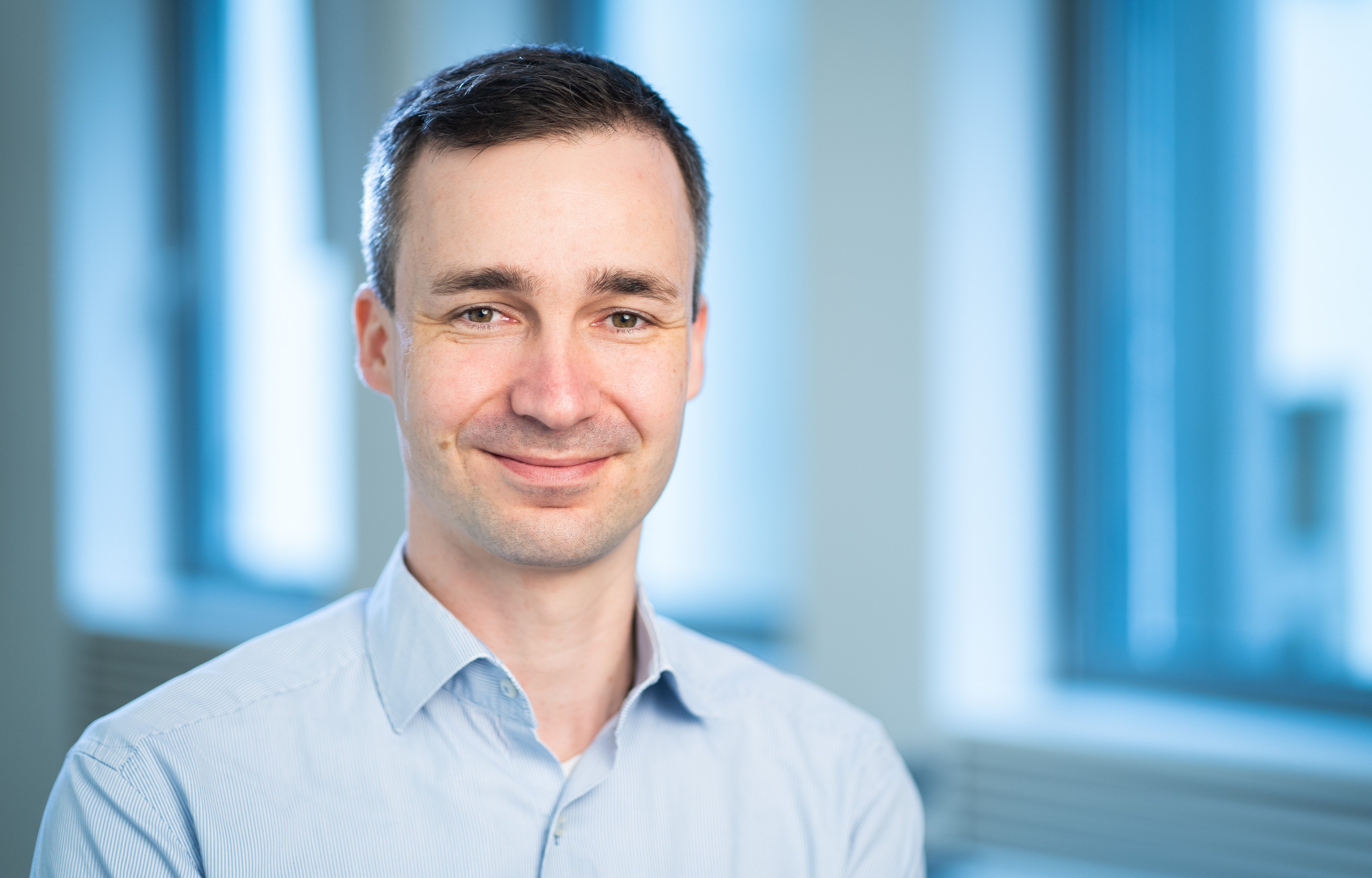 Stärkung der Technologiekompetenz: Dr. Simon Assion wechselt zu ...