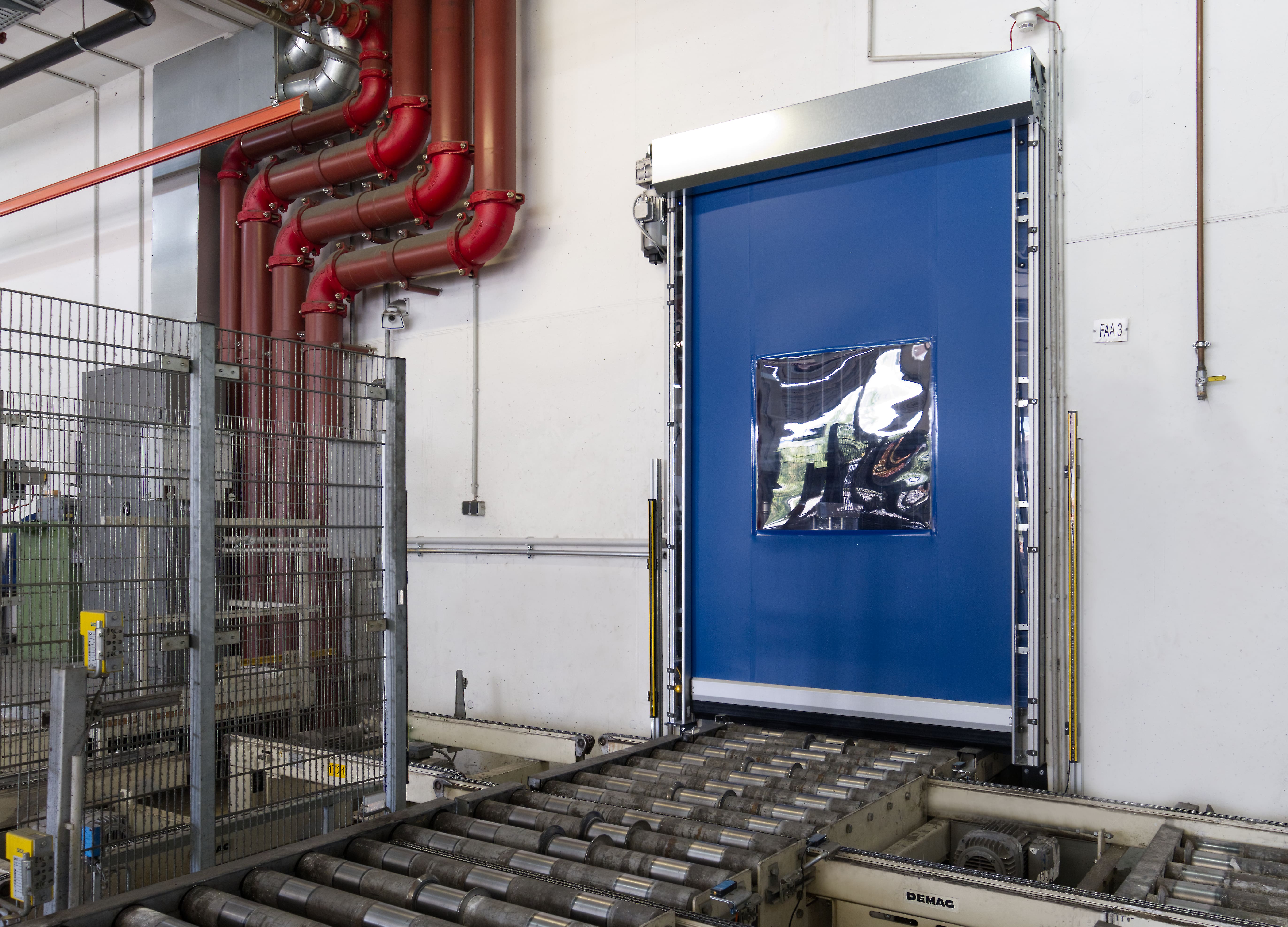 LogiMAT 2025: EFAFLEX presents flexible logistics solutions, EFAFLEX ...