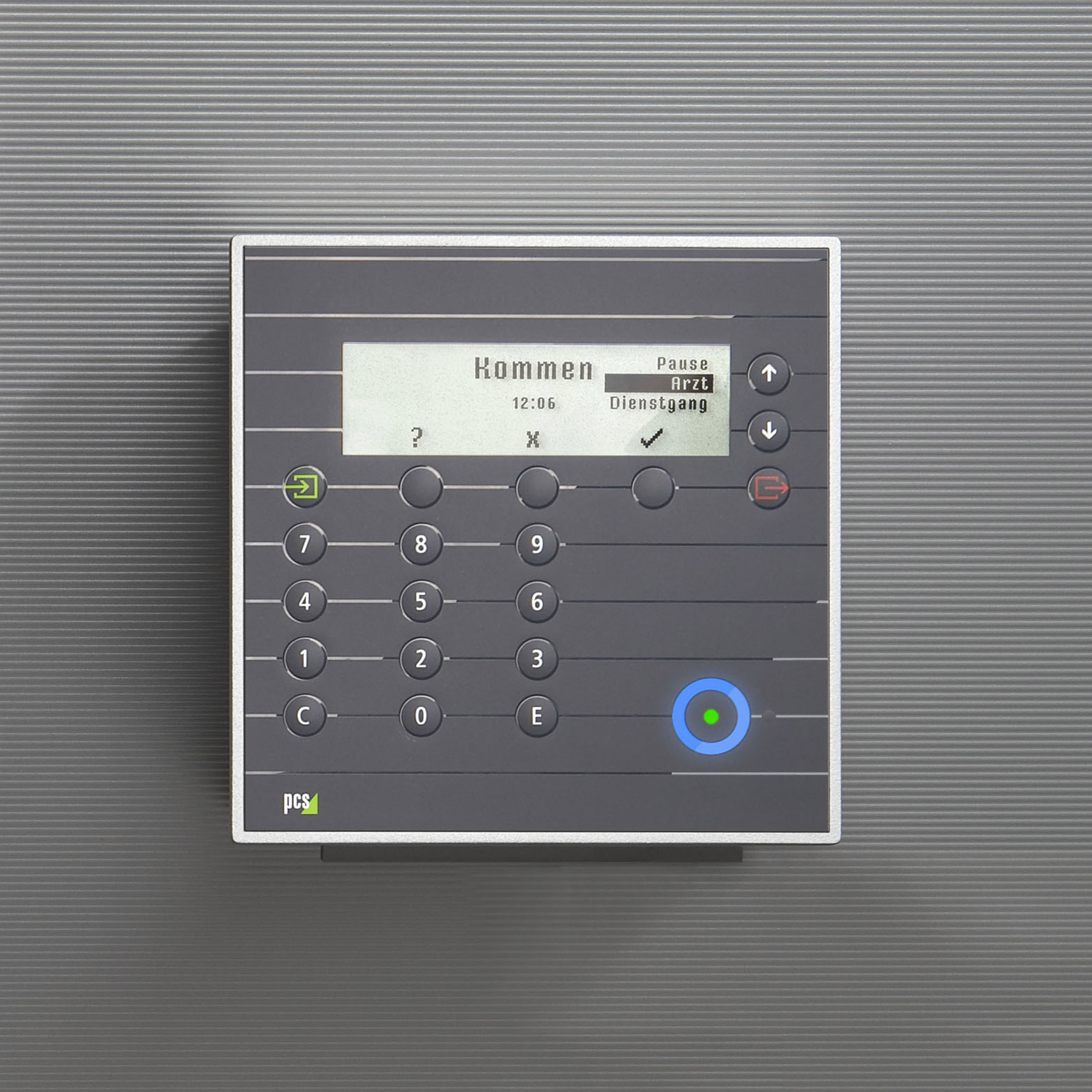 Nominiert für den Preis der Preise: das Zeiterfassungsterminal INTUS ...