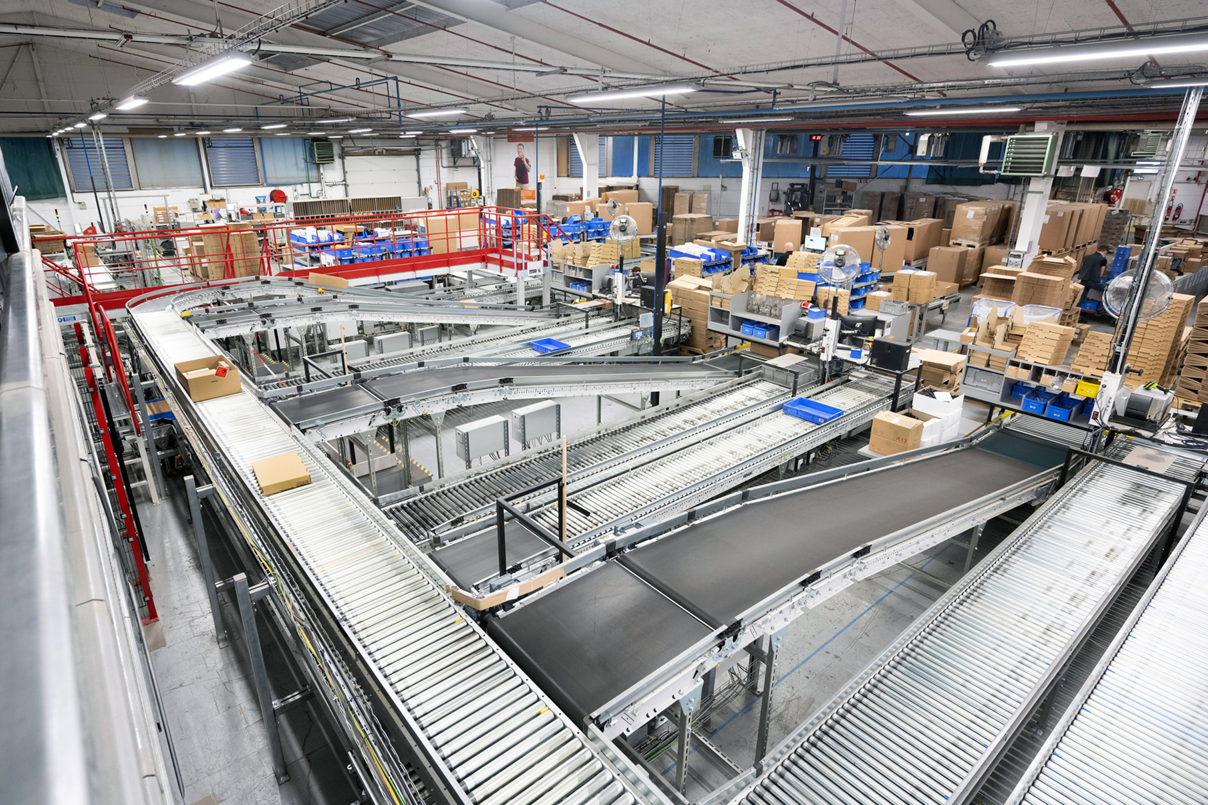 Dematic automatisiert Lager von Küchenhersteller Schmidt Groupe ...