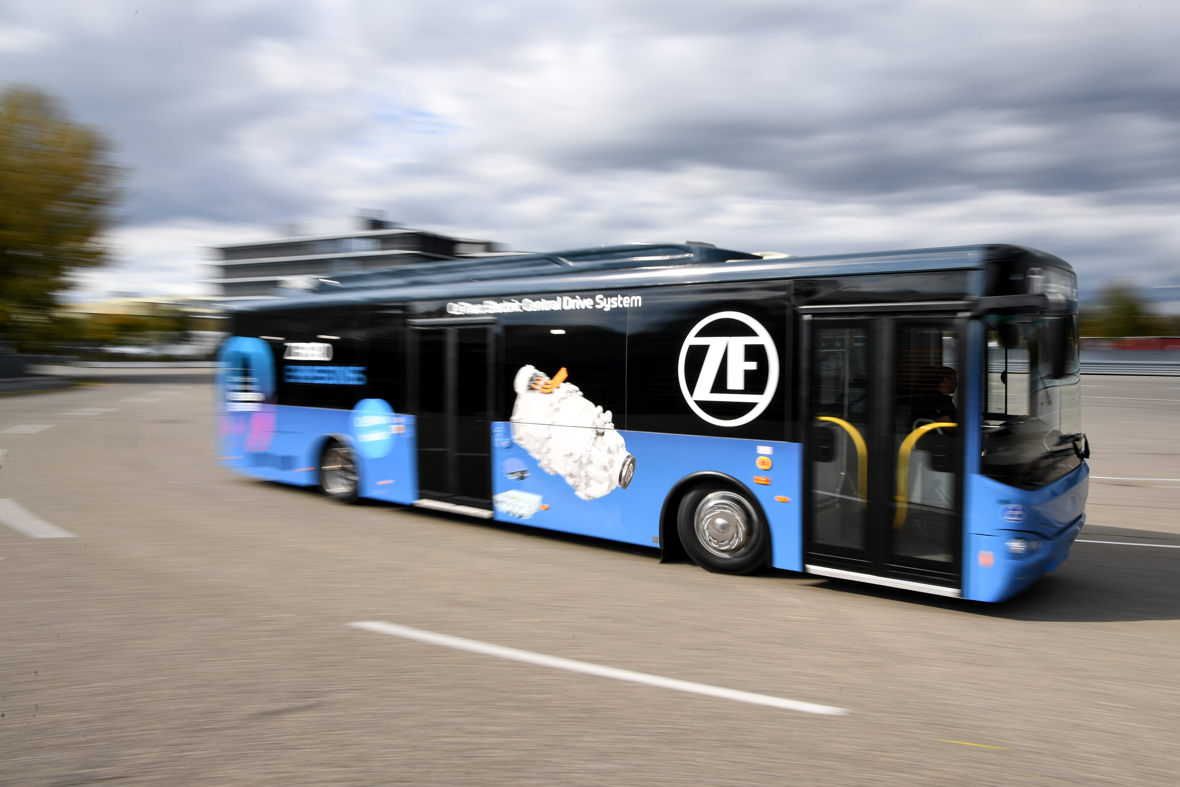 Produktionsjubiläum für CeTrax: elektrischer Zentralantrieb für ...