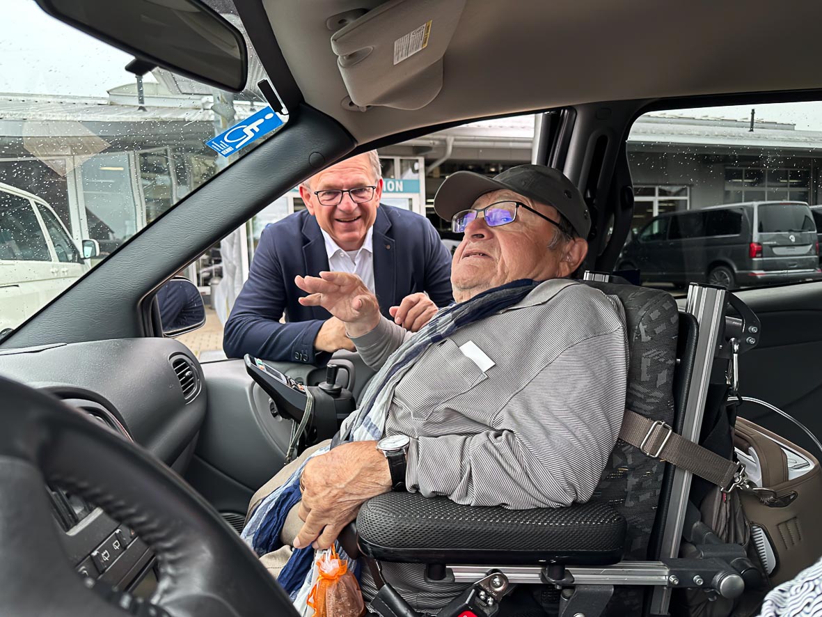 Roland Arnold erhält den Verdienstorden des Landes Baden-Württemberg, PARAVAN GmbH, Story ...