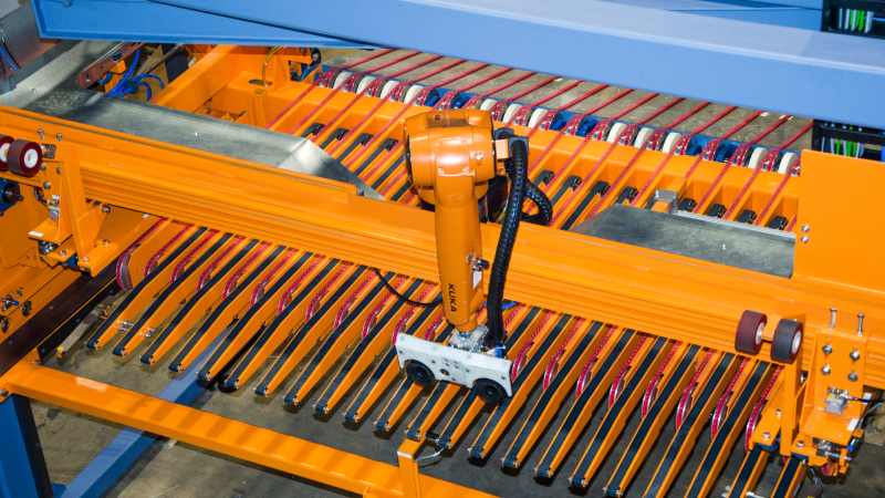 Tread booking system with flexible Robot-leaf-folding-device ...