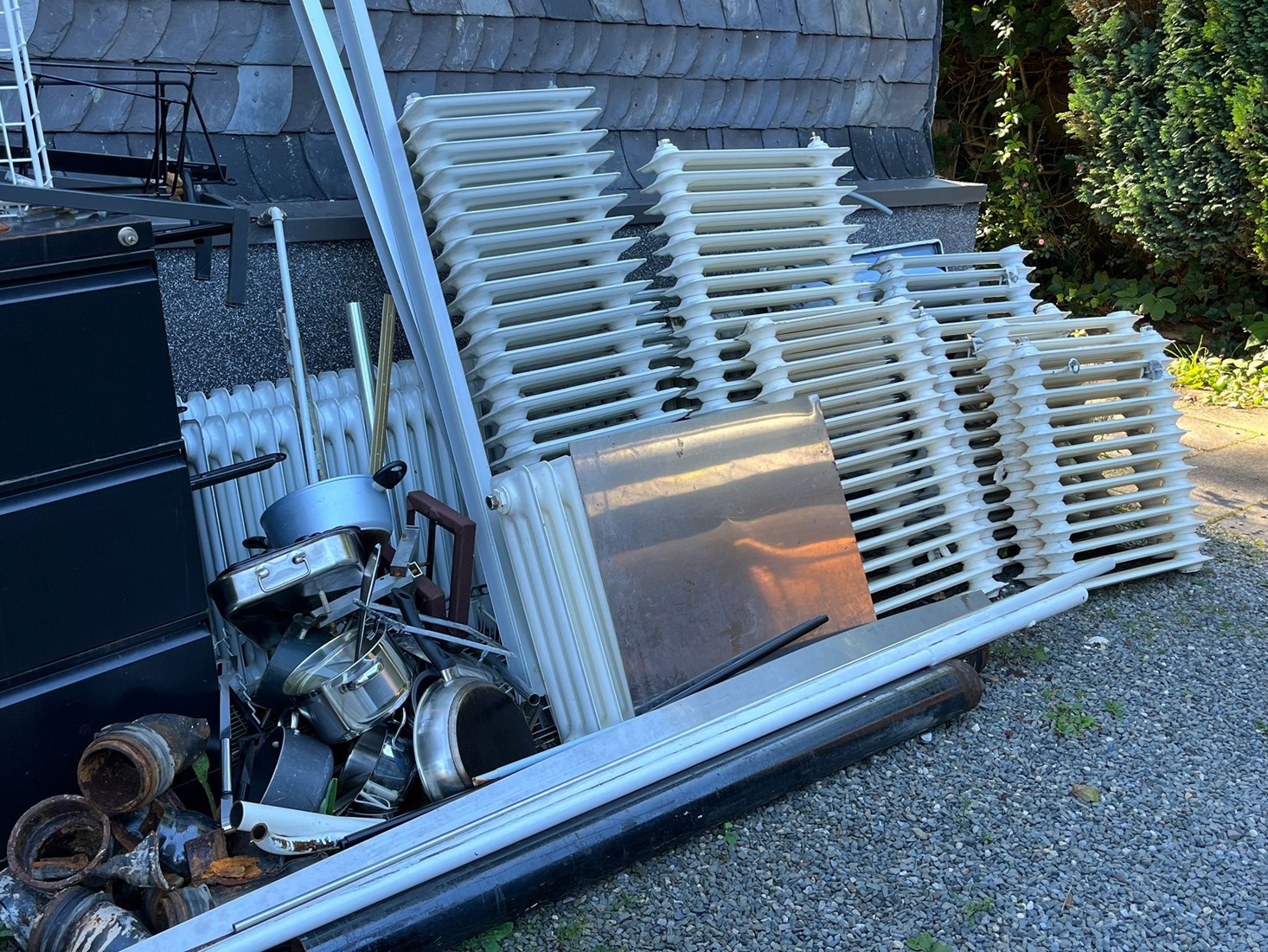 Das moderne Schrott-Recycling ist auf zahlreichen Säulen aufgebaut ...