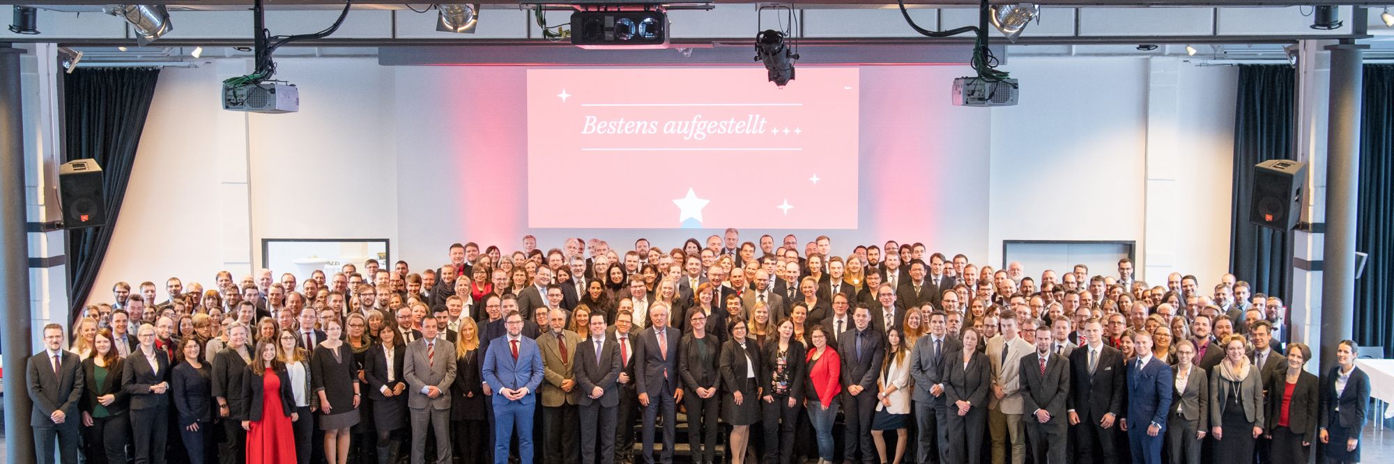 Auf Rekordkurs: MACH wächst bei Umsatz, Mitarbeitern und im Vorstand ...