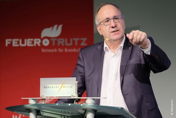 Hekatron - Digitalisierung: Es geht um nicht weniger als um die ...