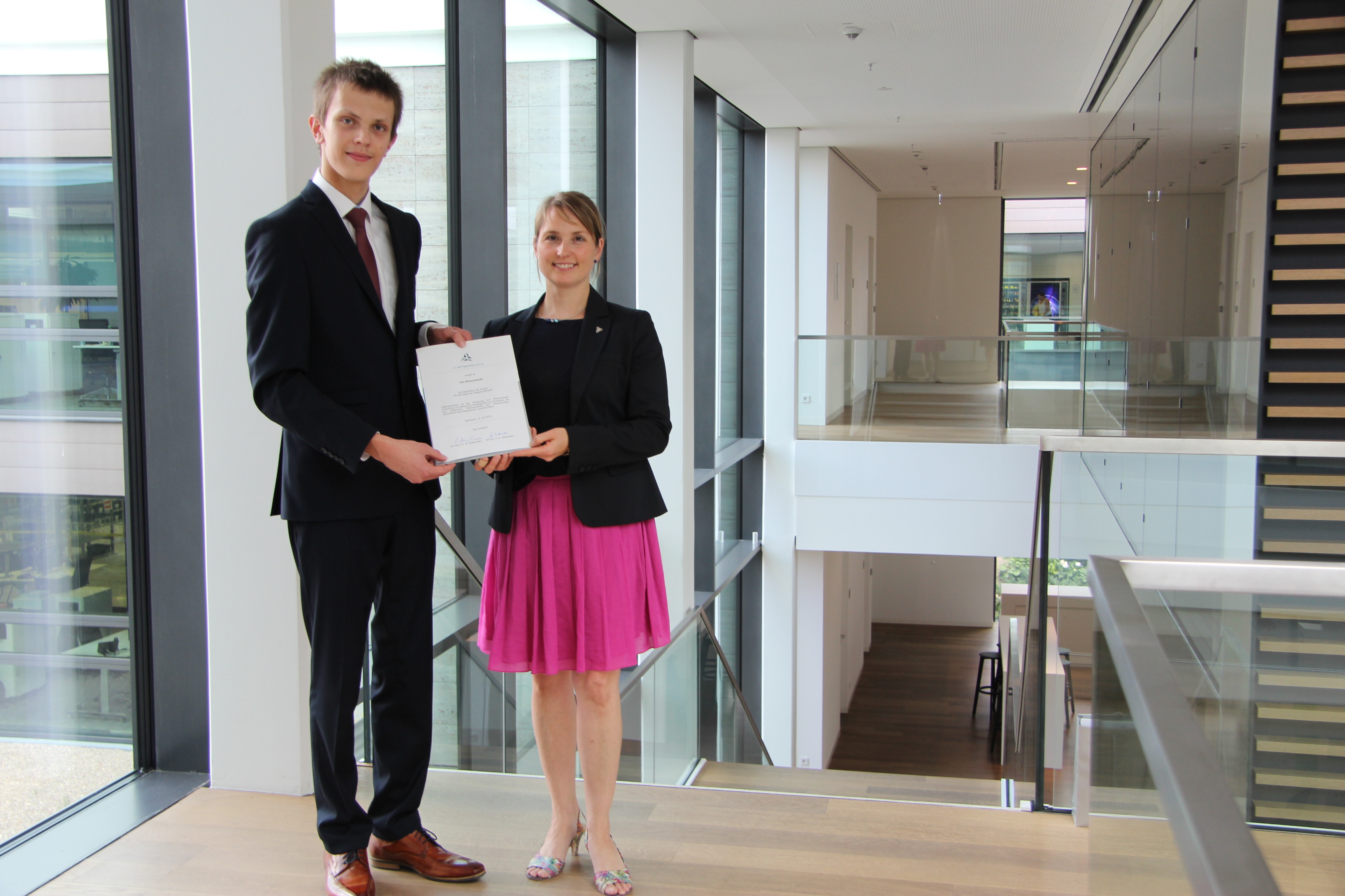 Jan Braunwarth erhält das WITTENSTEIN-Stipendium 2018, WITTENSTEIN SE ...