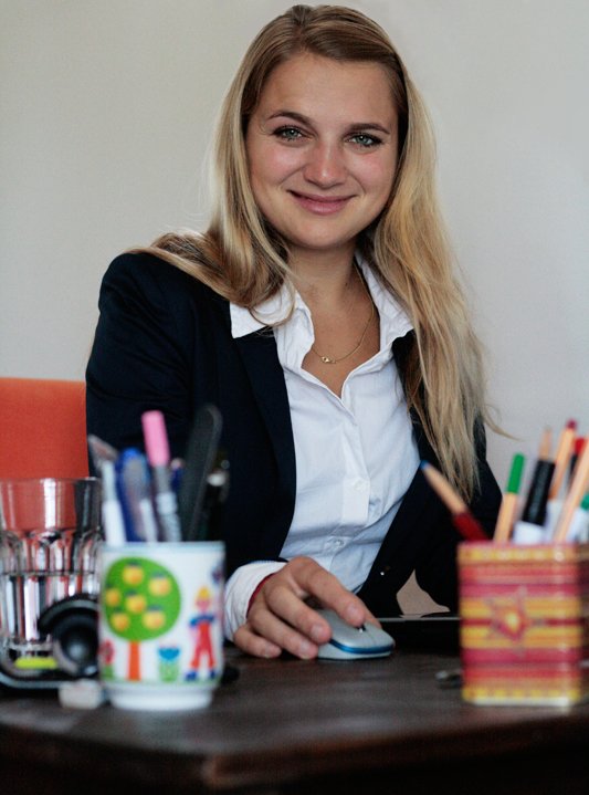 Interpret GmbH Hostessen für Hatlapa Marine Equipment MacGregor auf SMM ...