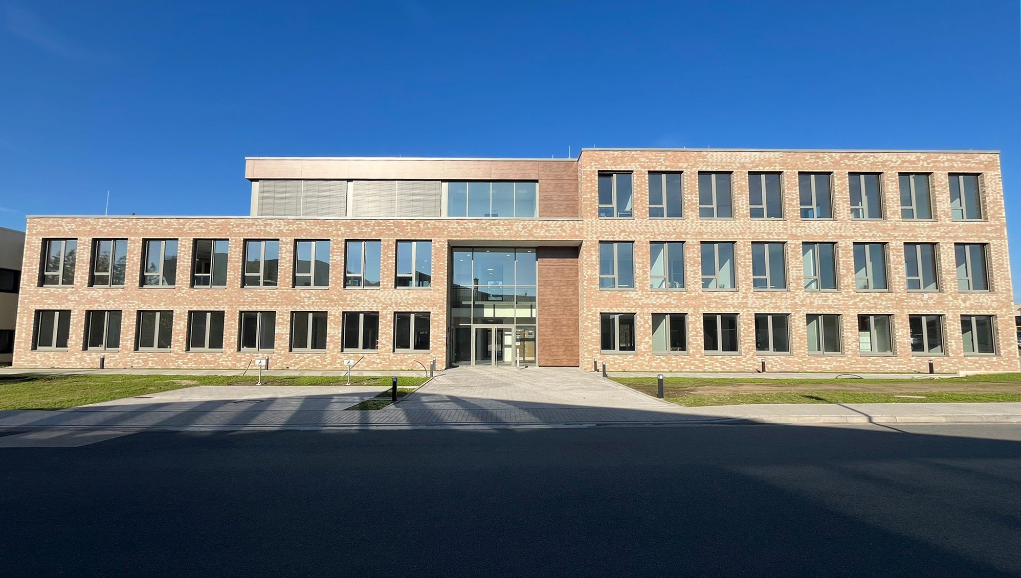 Zerhusen Kartonagen bezieht neues Bürogebäude am Hauptsitz in Damme ...