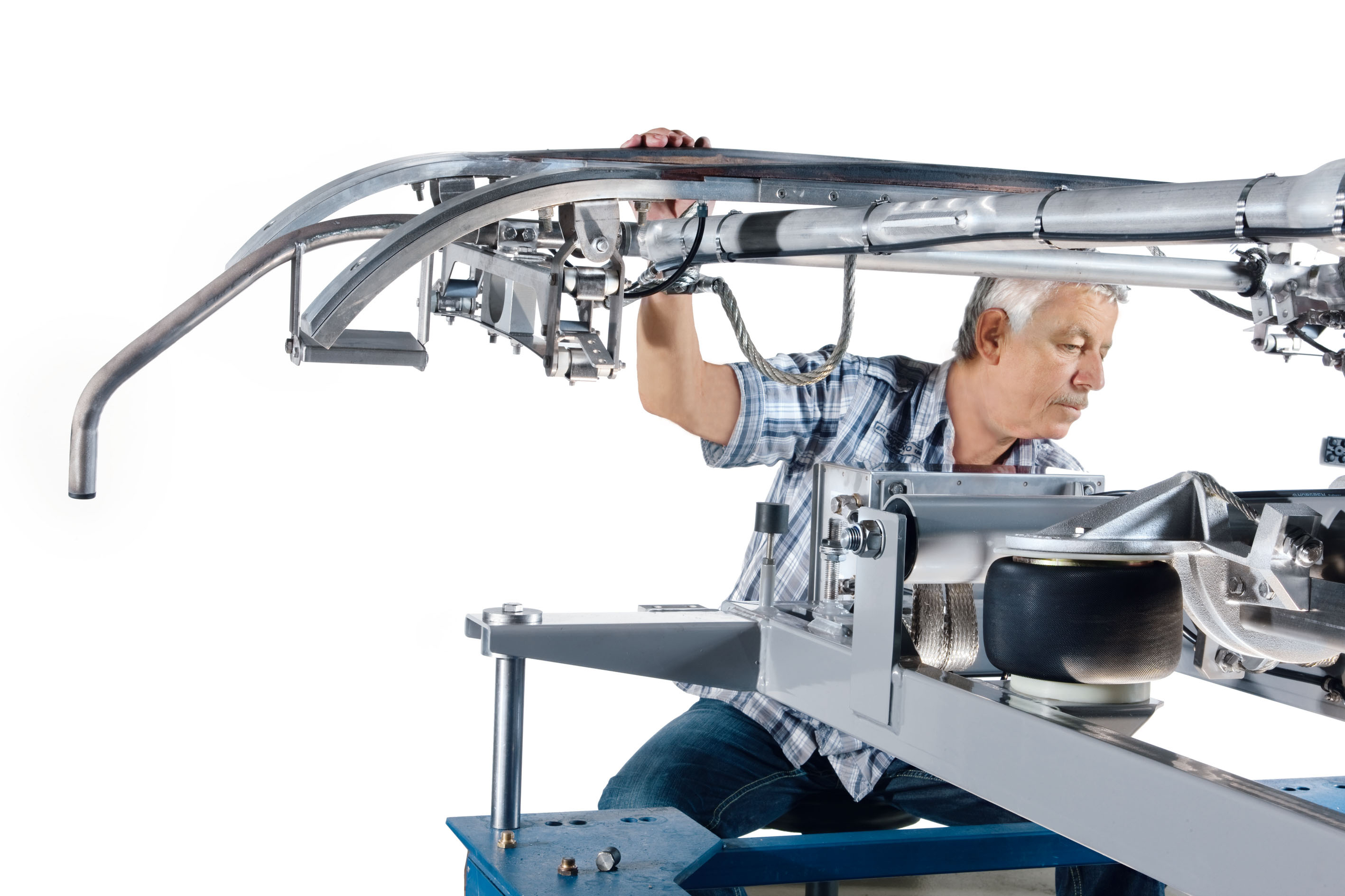 InnoTrans 2012 - An Electrifying Connection: ContiTech Air Actuators ...