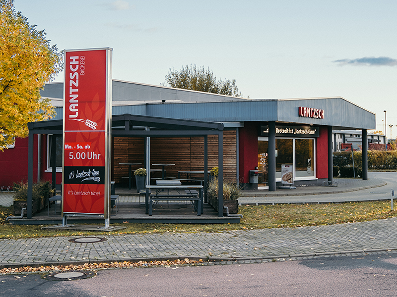 Video: Moderne Zeiterfassung mit edtime in den Filialen der Bäckerei ...