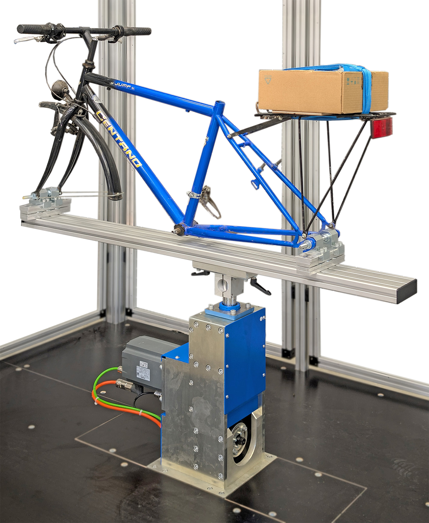 Prüfung von Gepäckträgern für Fahrräder nach DIN EN ISO 11243, Hegewald & Peschke Meß- und ...